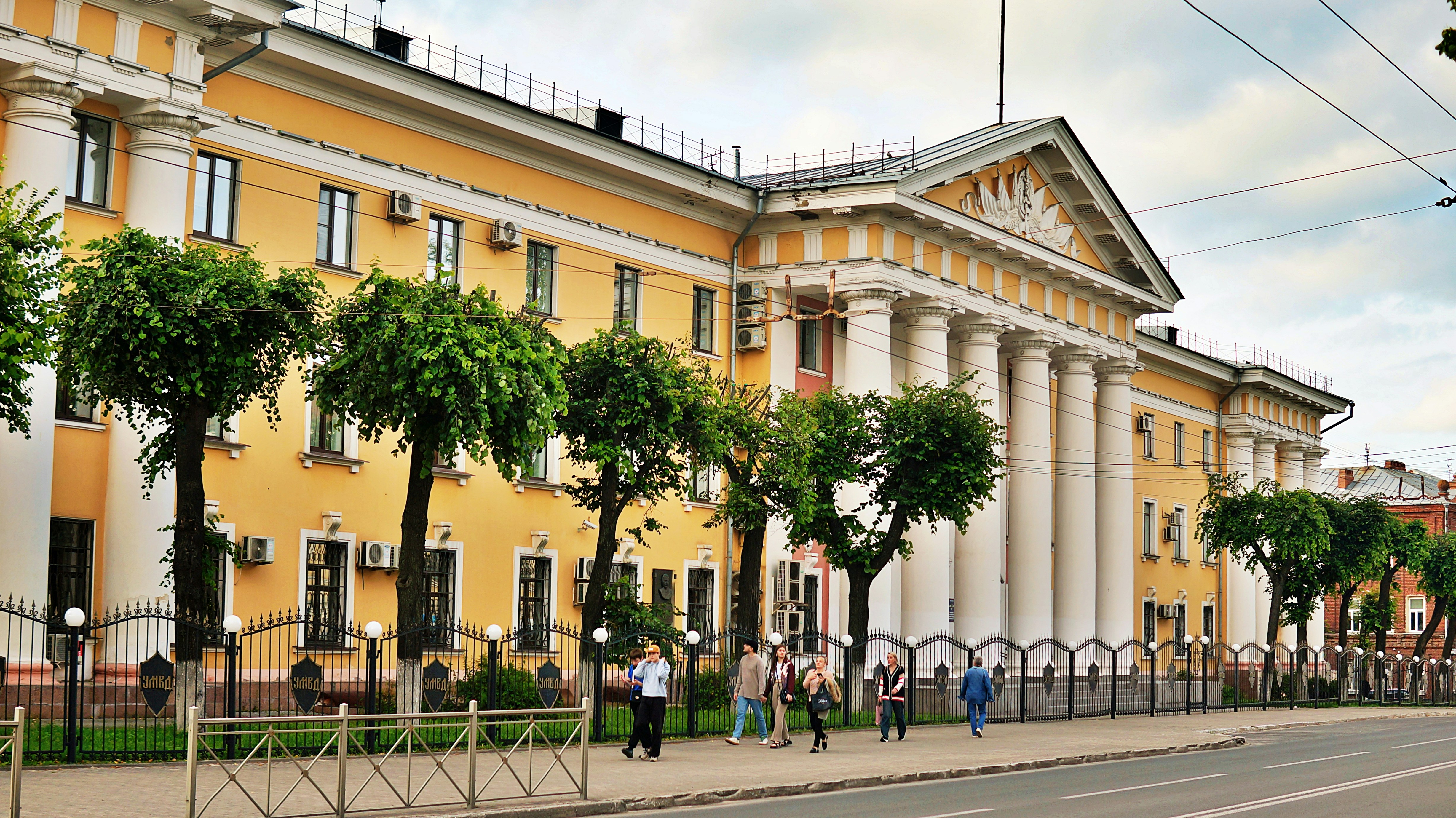 A Stroll Through Architectural Elegance