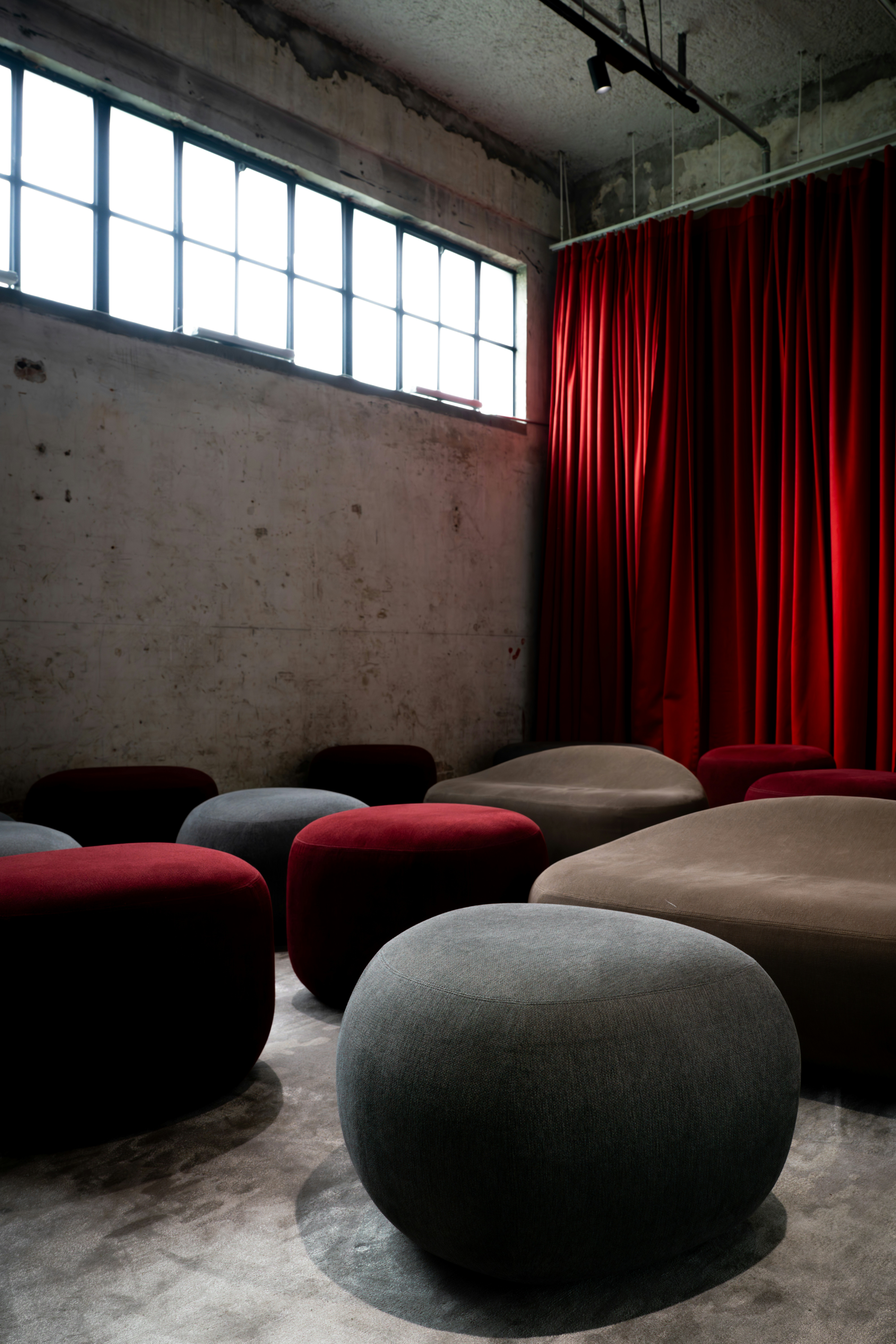 Curves and Contrasts: A Modern Lounge Experience