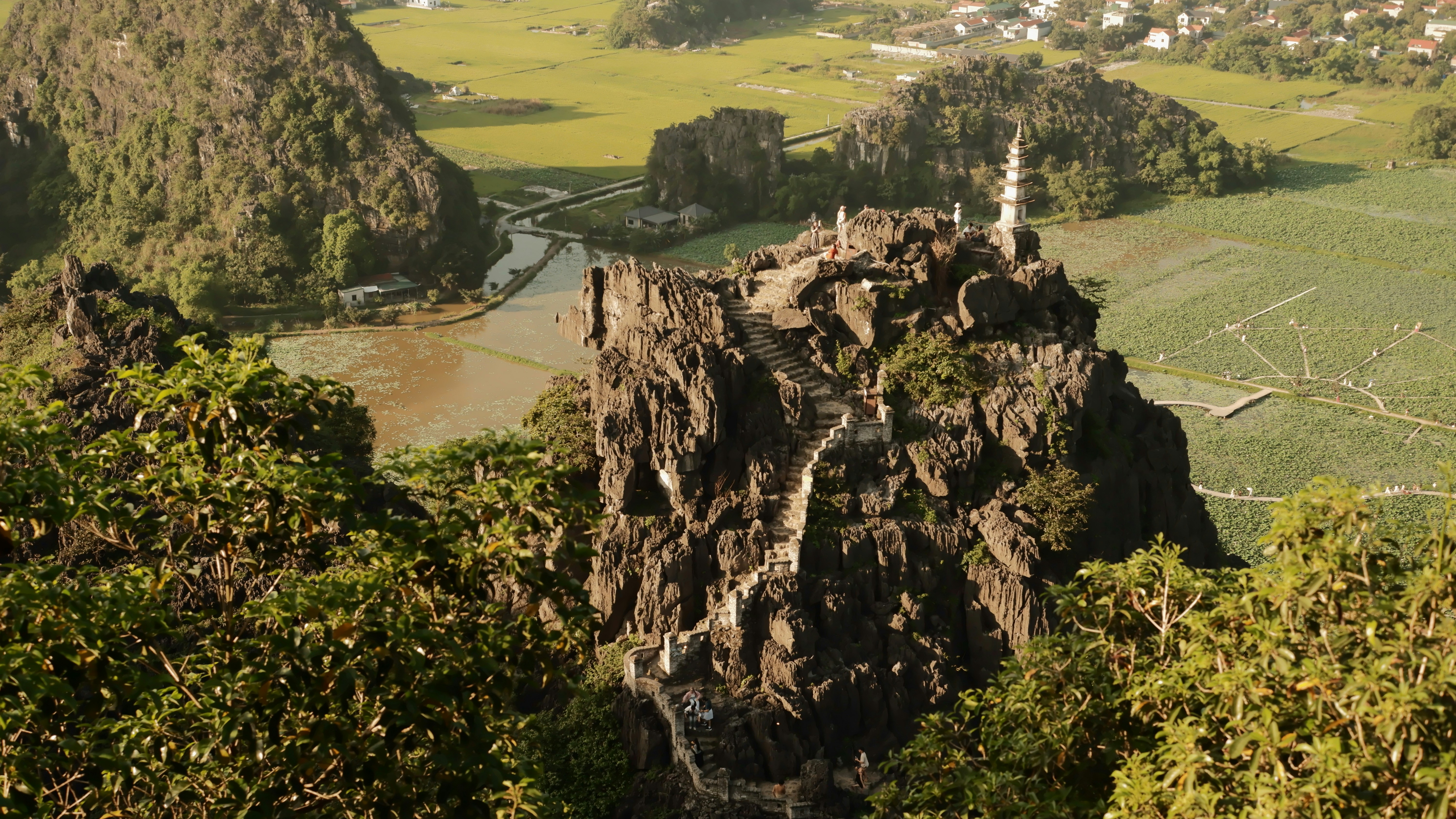 Ascend of the Ancient Monastery