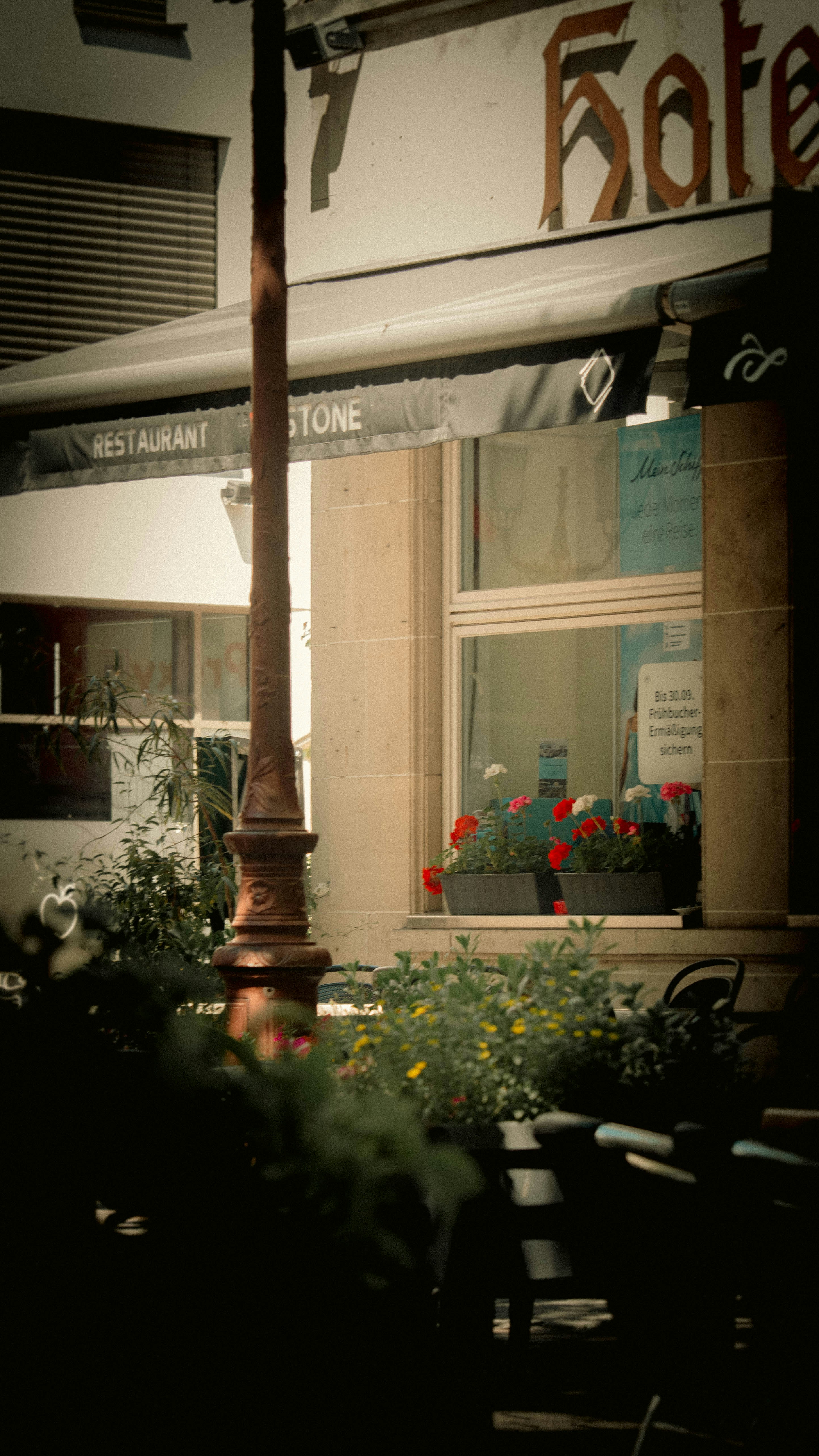 Charming Bistro Vibes: A Floral Welcome
