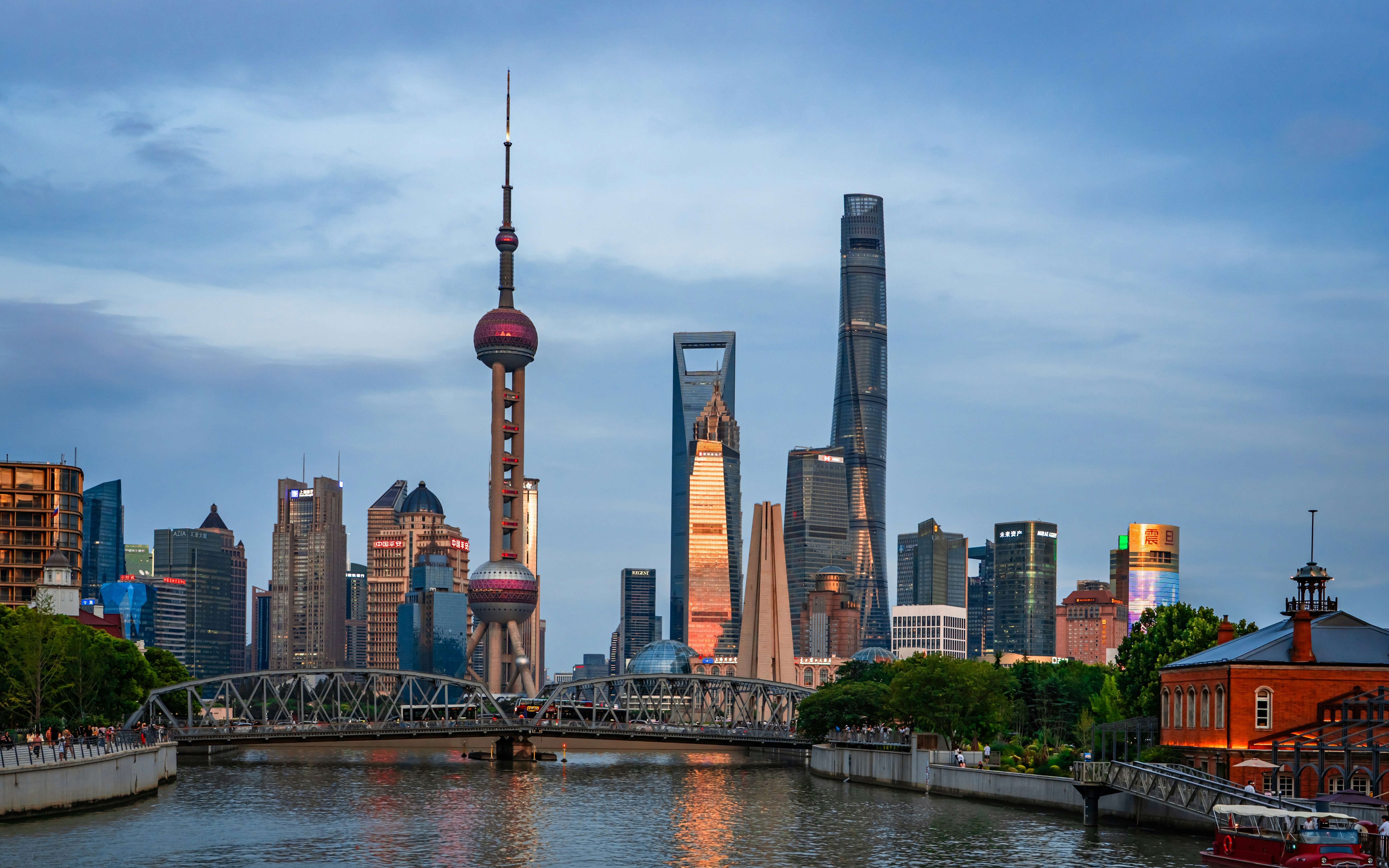 Photo by Magnus Hevitt with Sony Alpha 7C