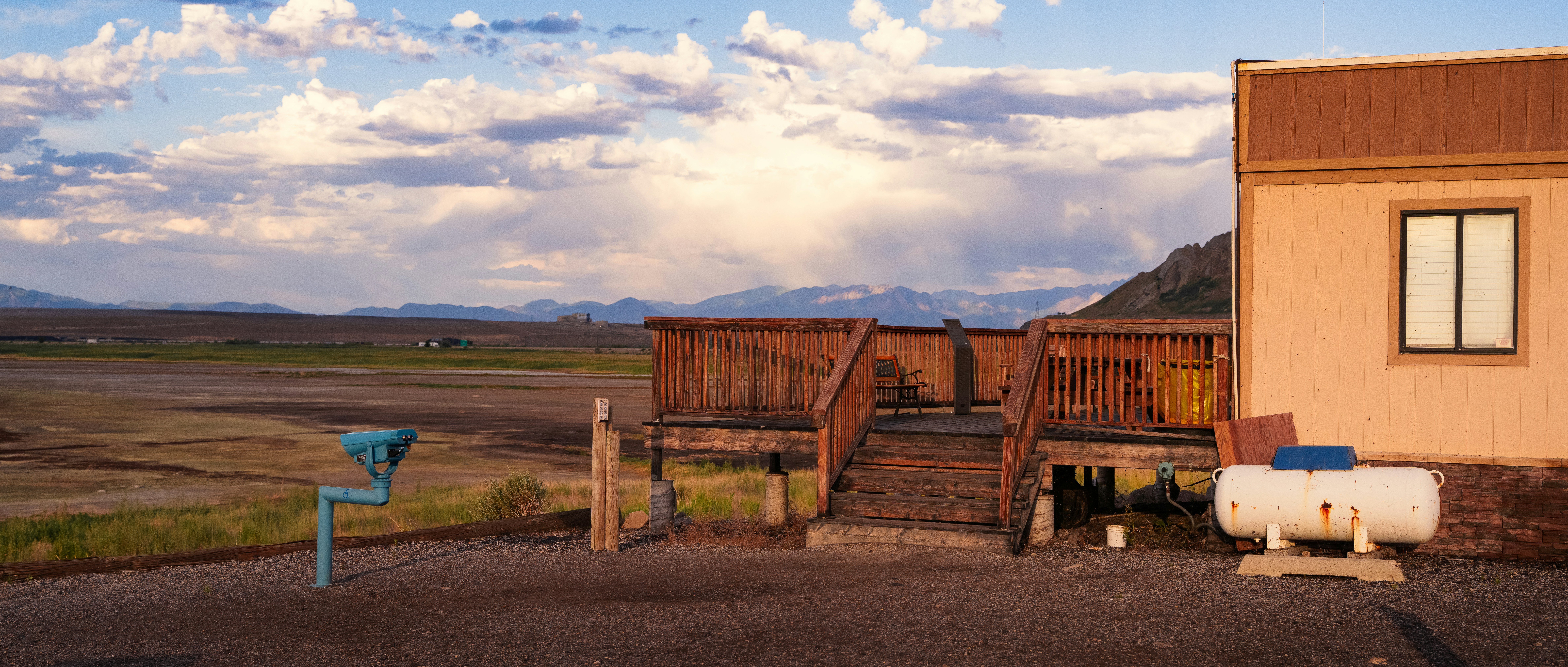 Rustic Retreat Overlooking Expansive Horizons