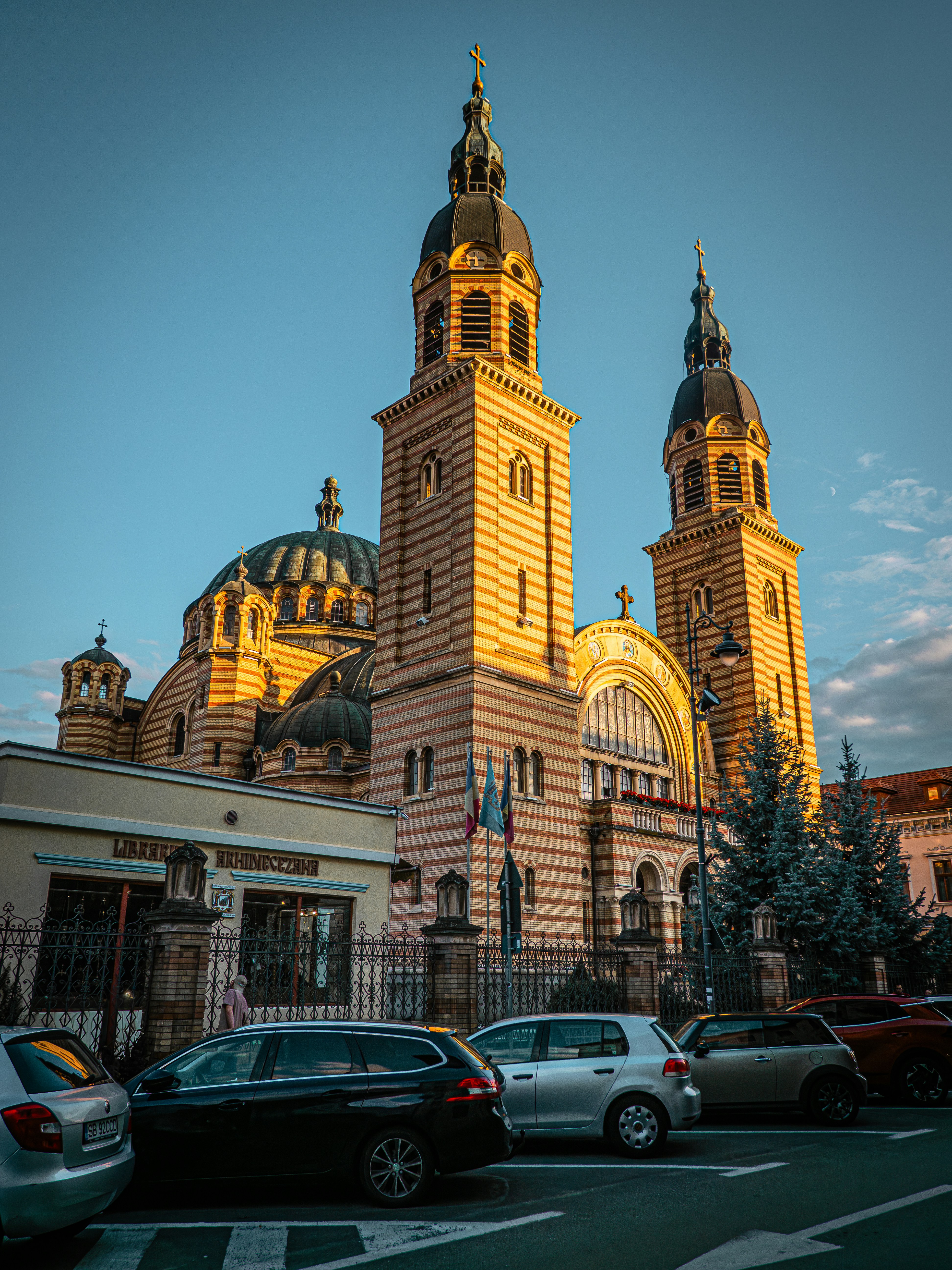 Echoes of History: The Architectural Grandeur of a Timeless Edifice
