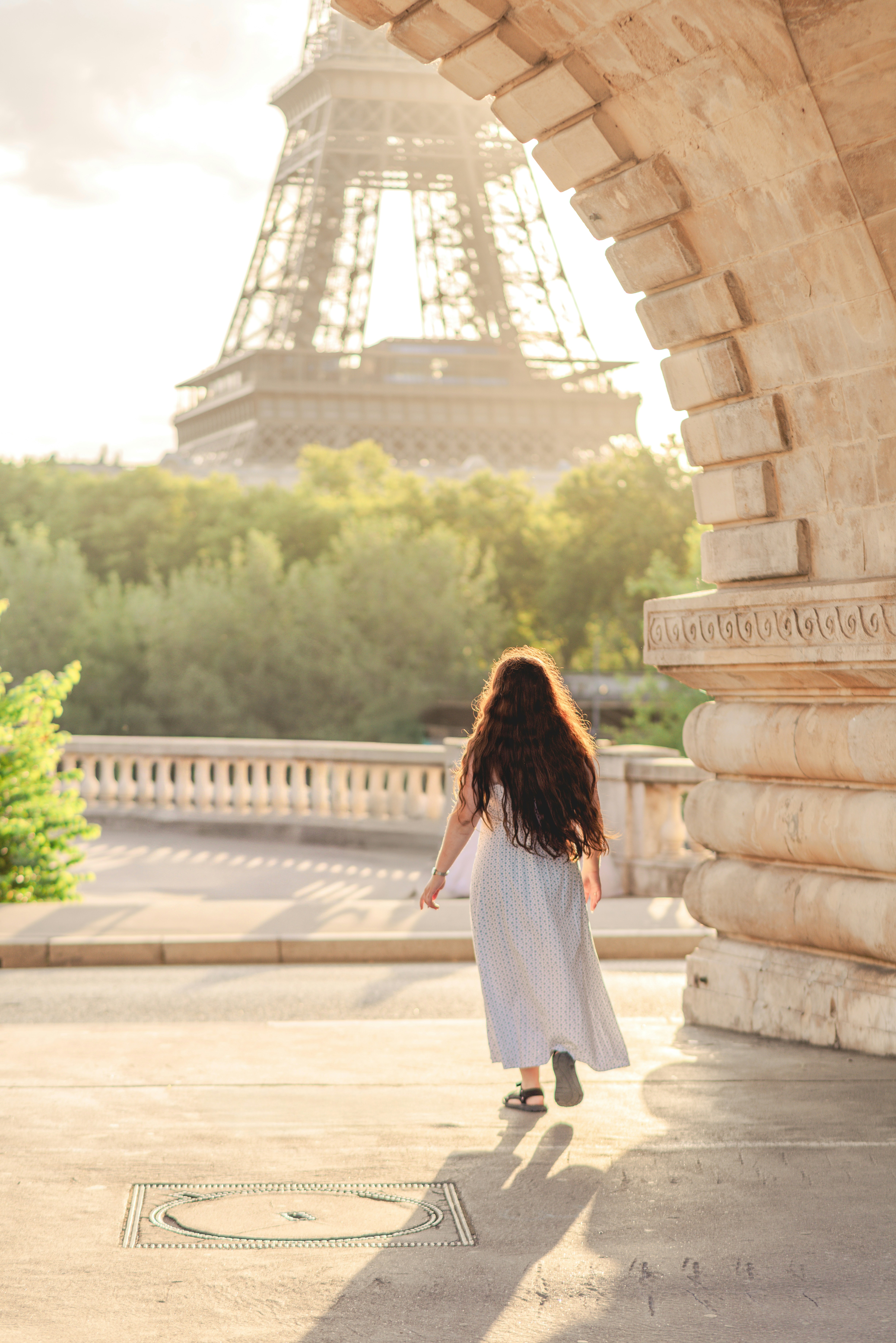 A Serene Stroll Towards the Iconic