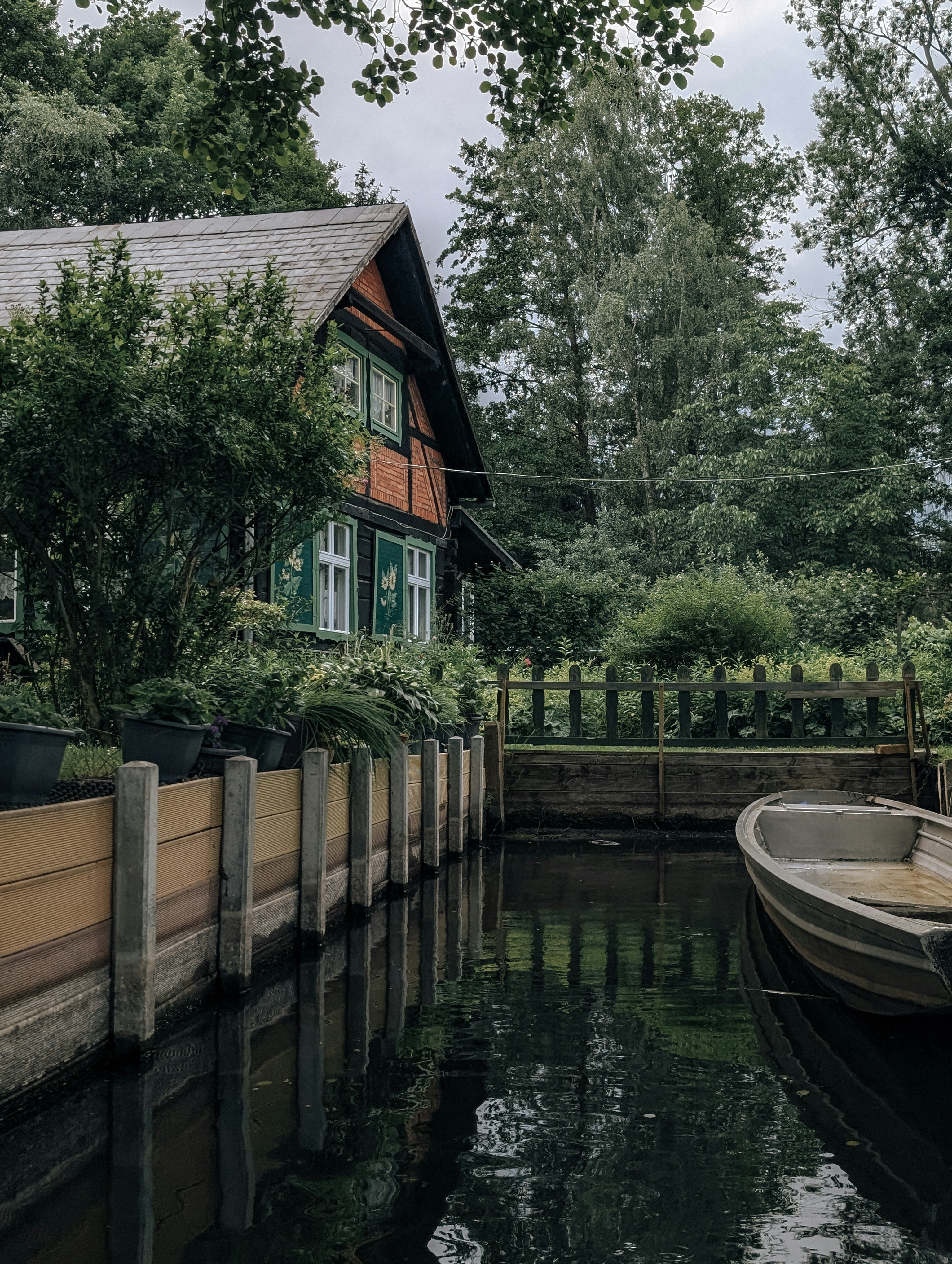 Serene Waterside Retreat