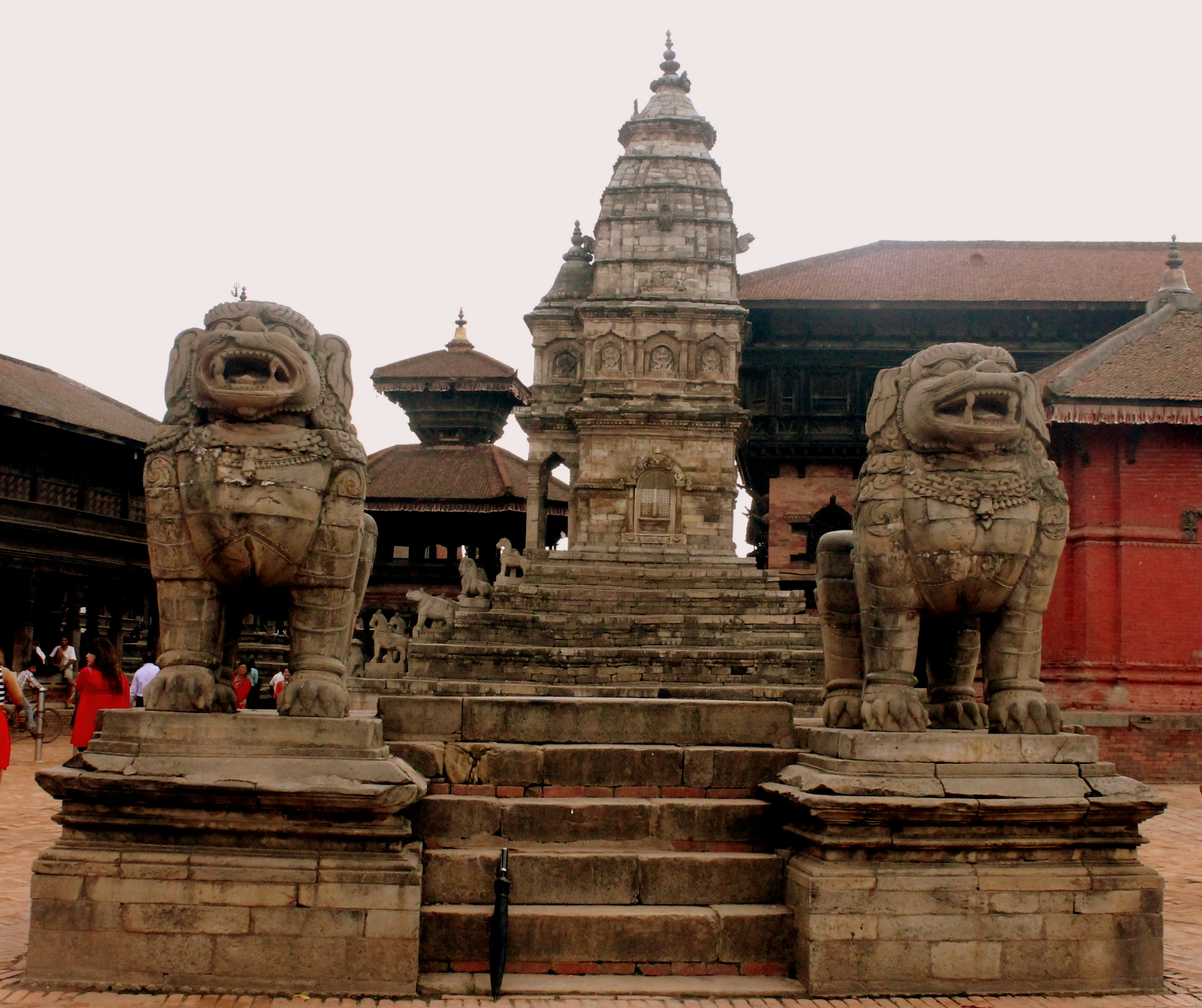 Guardians of Heritage: The Majestic Lion Statues