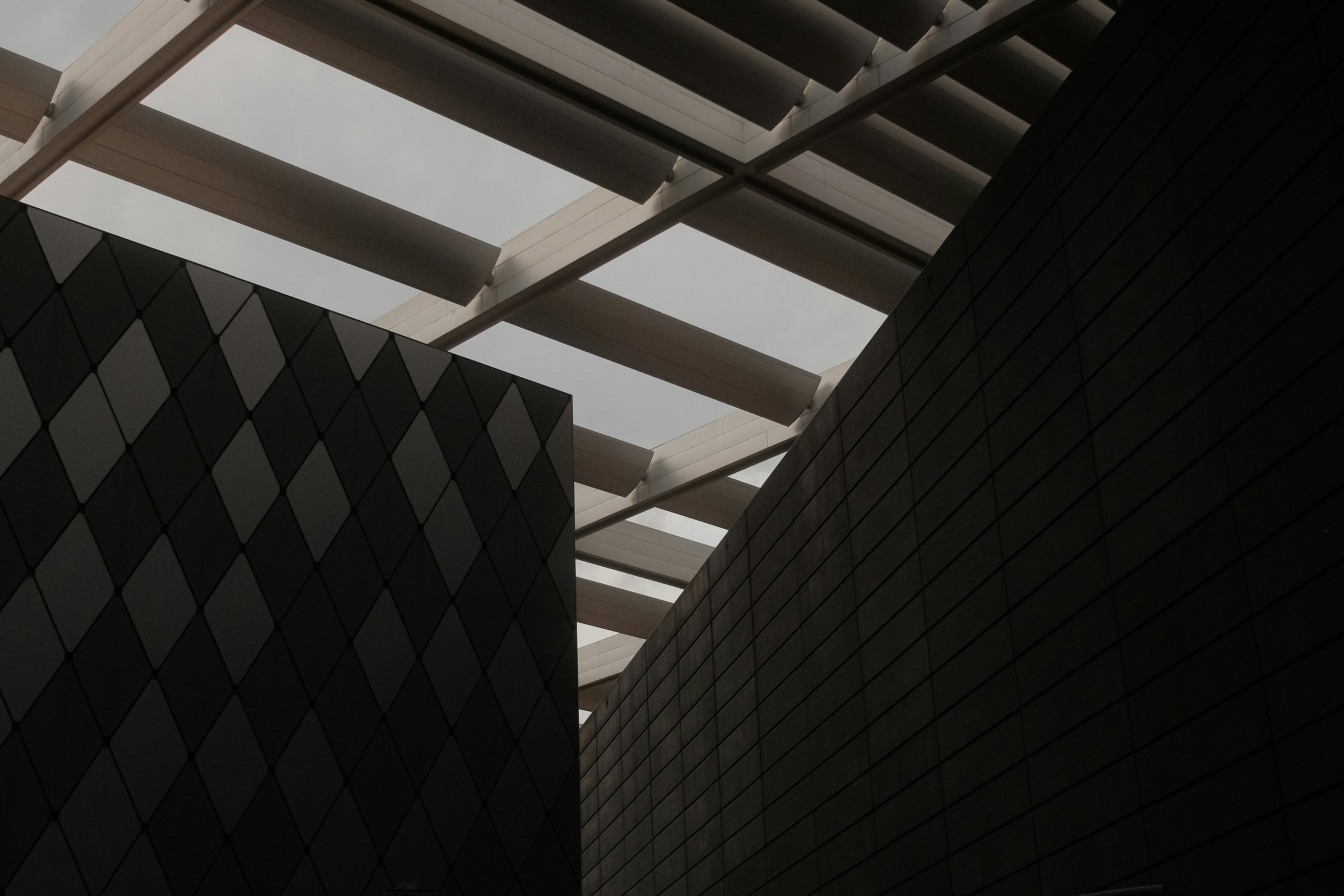 Architectural Geometry in Shadow and Light