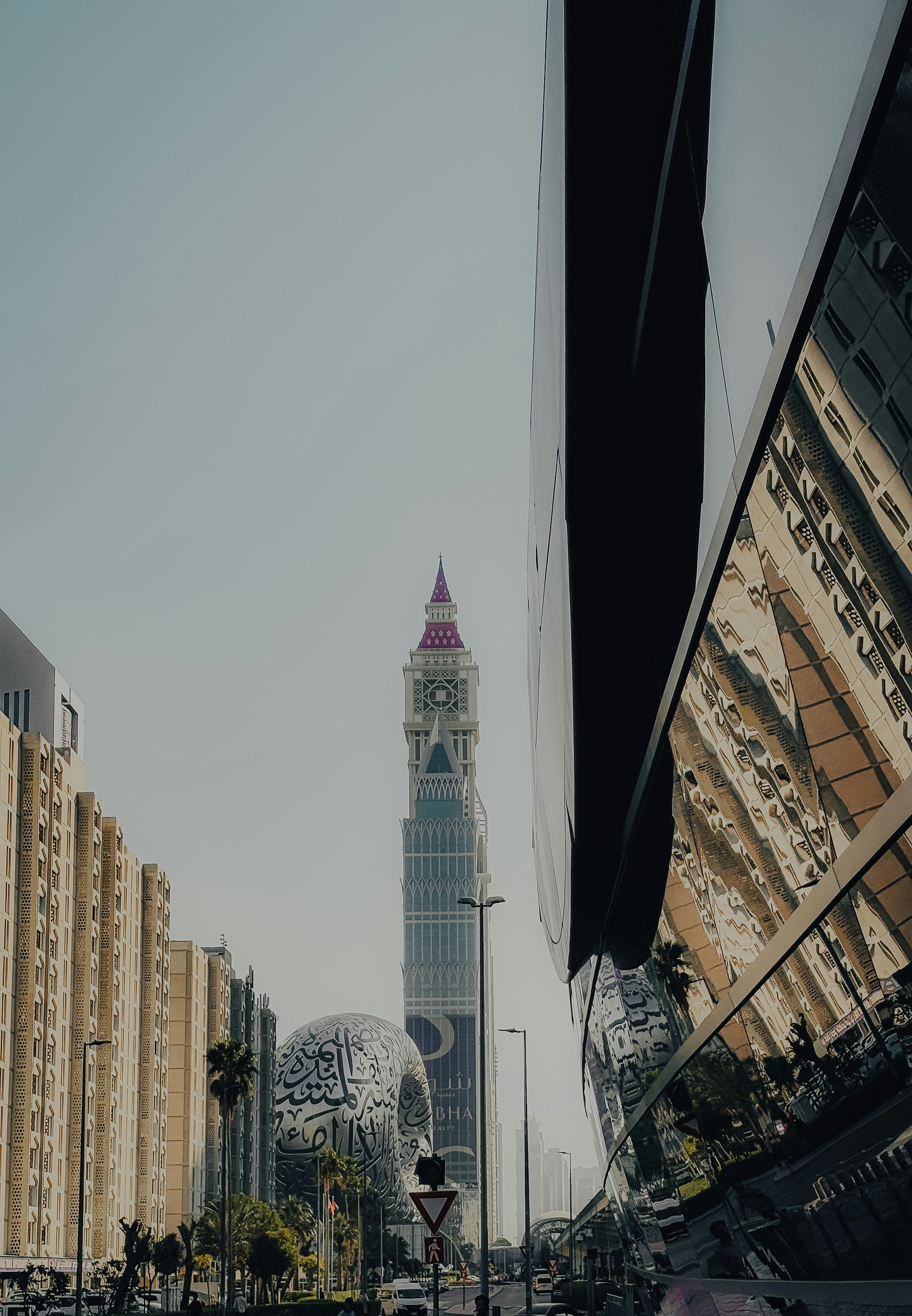 Architectural Harmony: A Glimpse of Modern Dubai