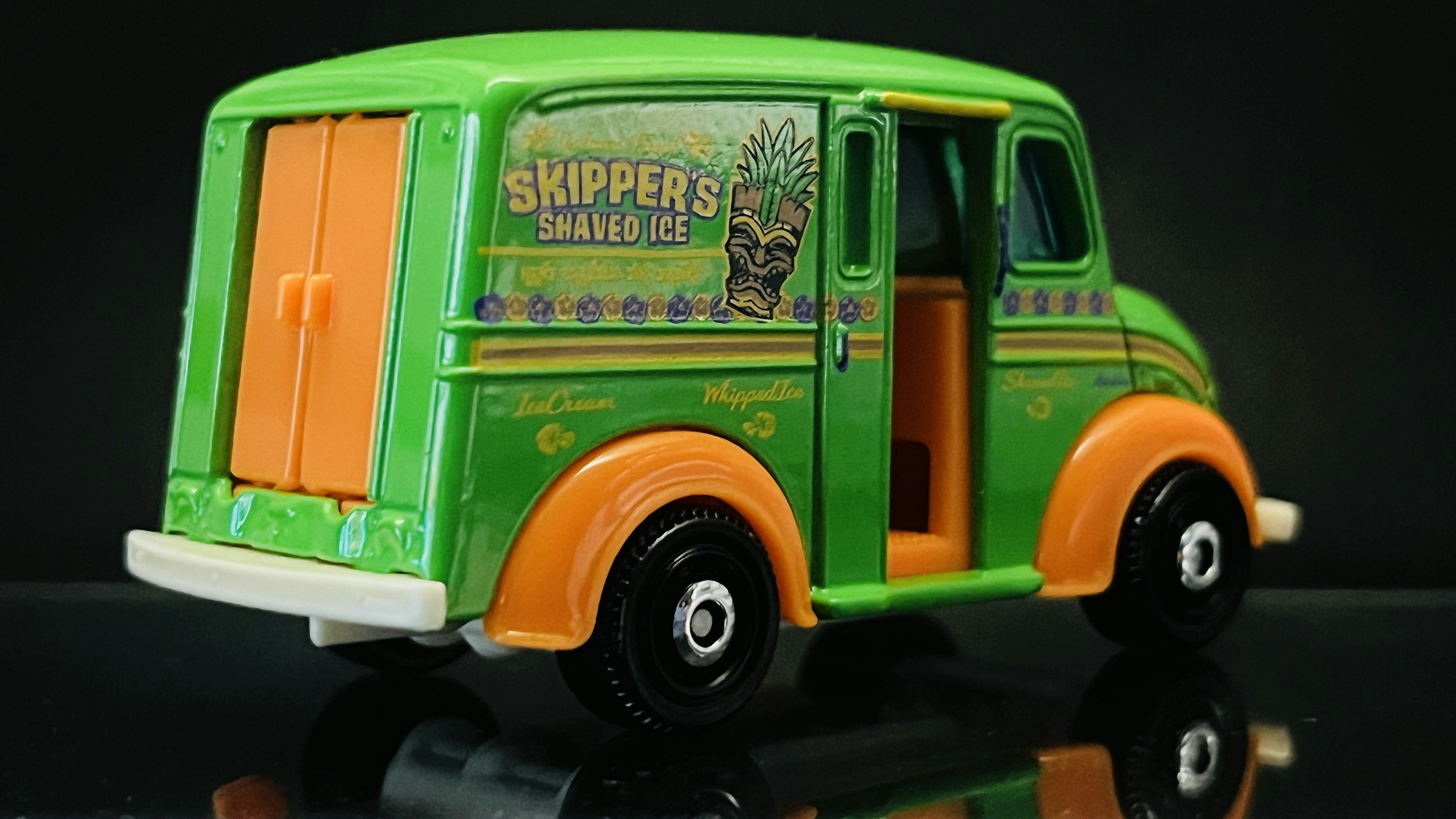 A Retro Delight on Wheels