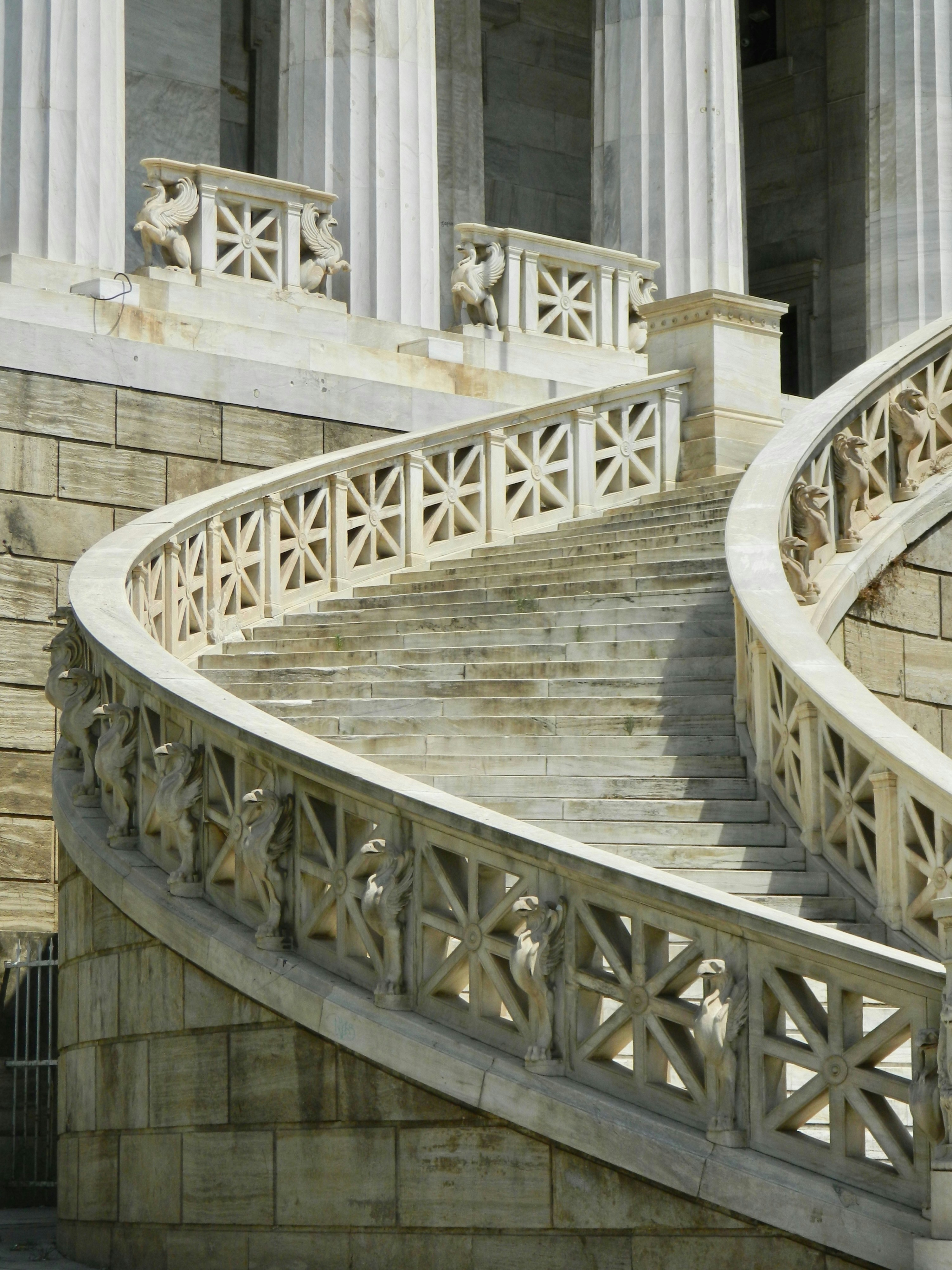 Curved Elegance: The Architectural Dance of Stairs