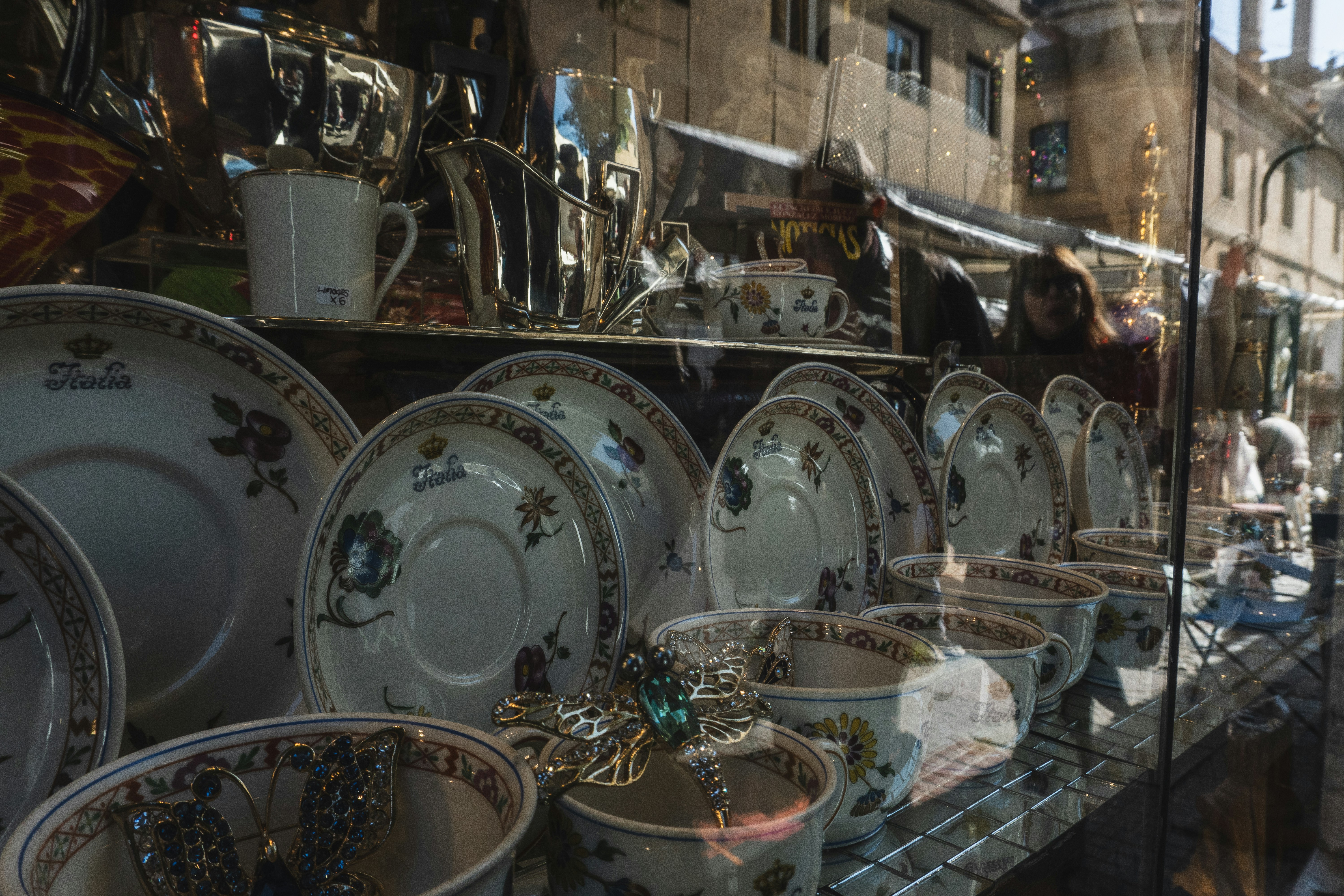 Reflections of Elegance: A Glimpse into Porcelain Treasures