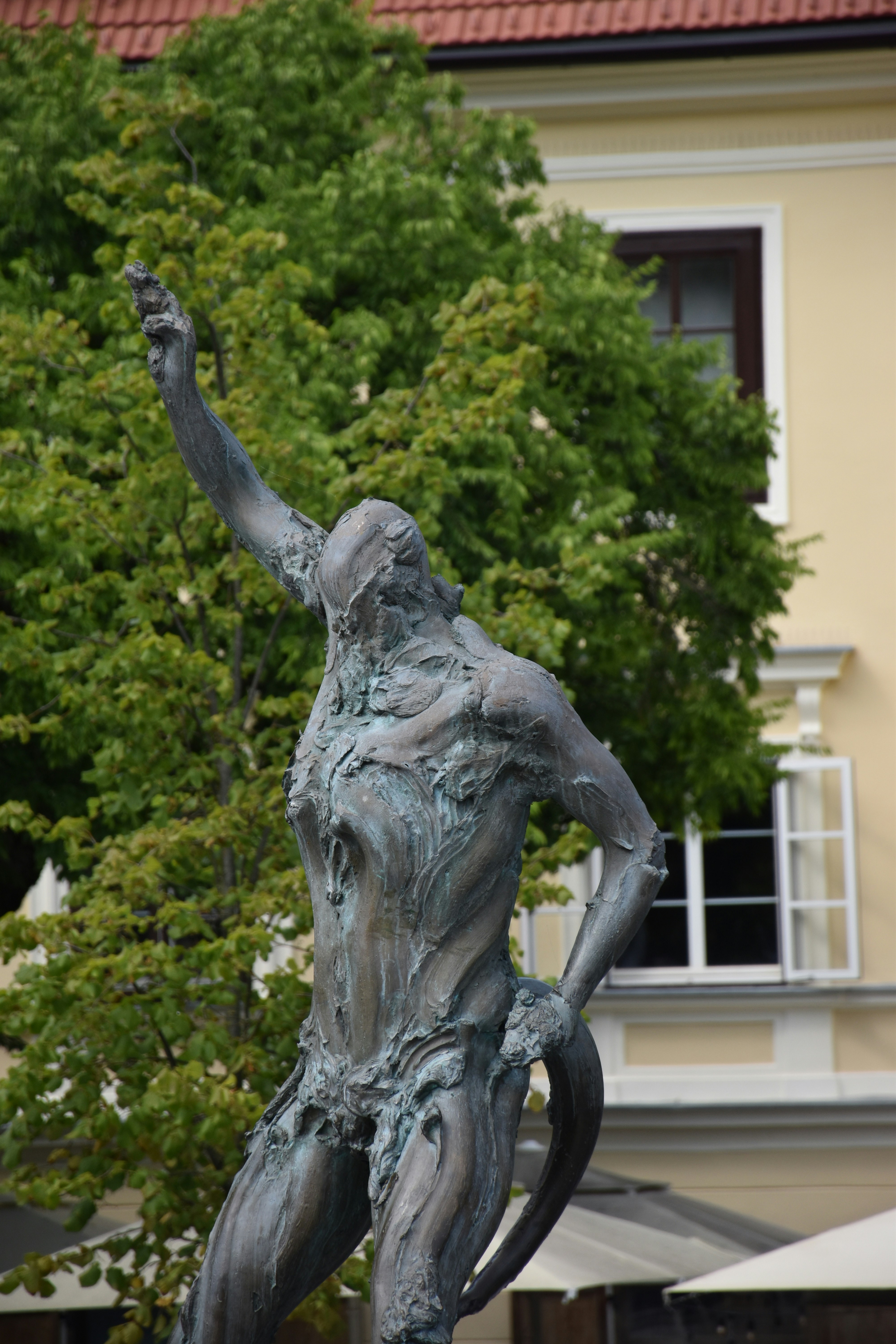 The Eloquent Gesture of Bronze