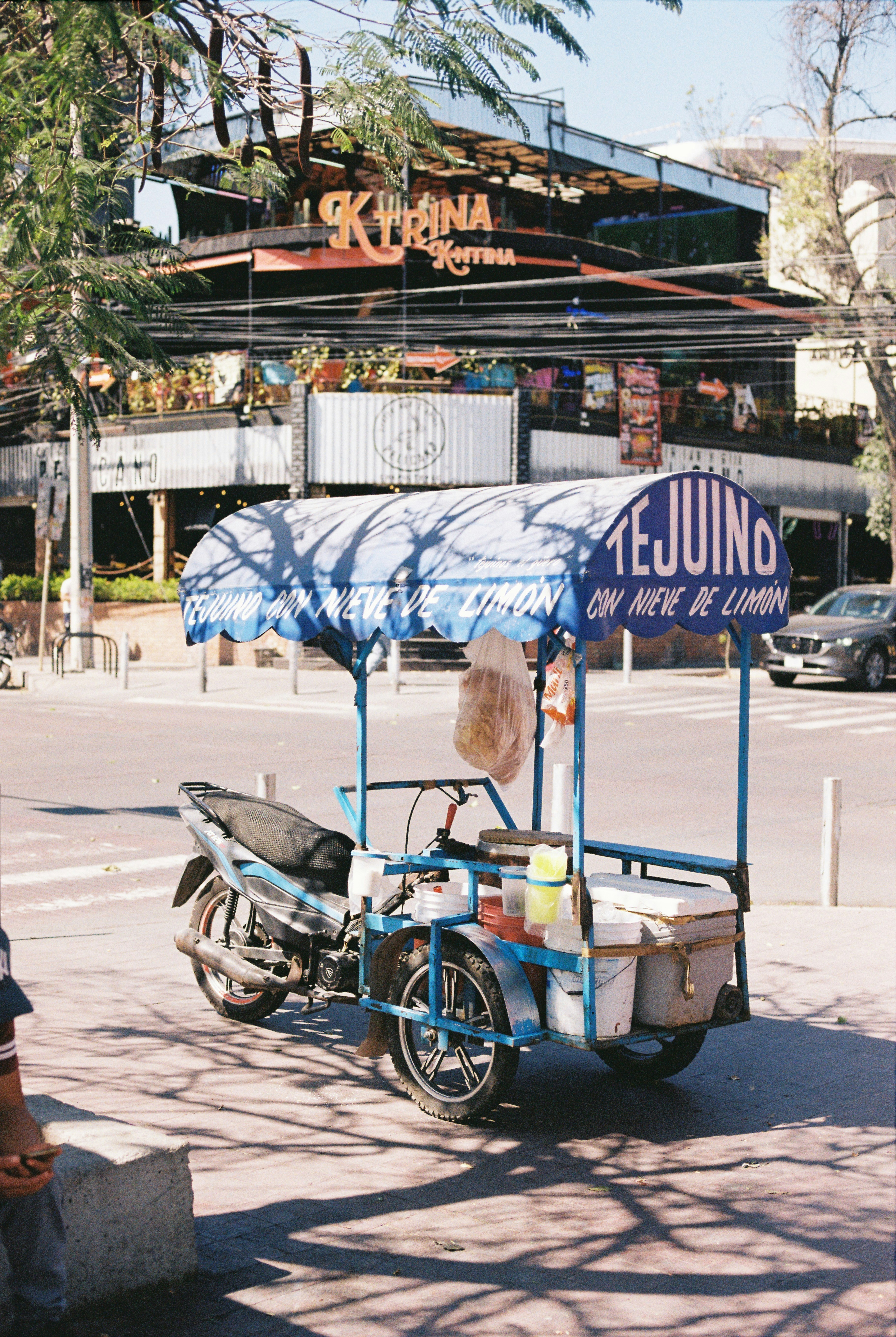 Motorcycle cart selling tejujno with lime photo – Free Restaurant Image ...