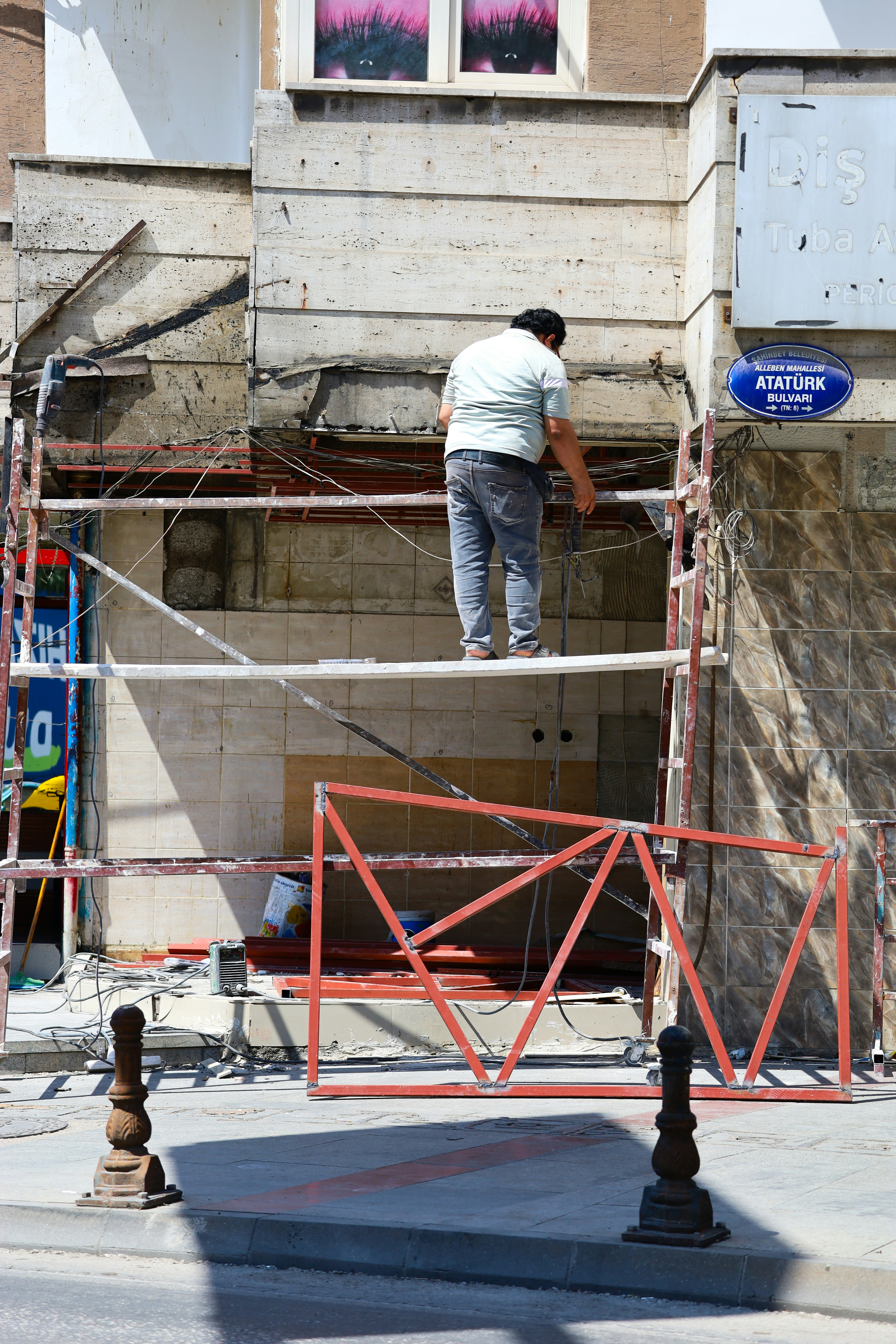 Crafting the Urban Canvas: A Day in Renovation