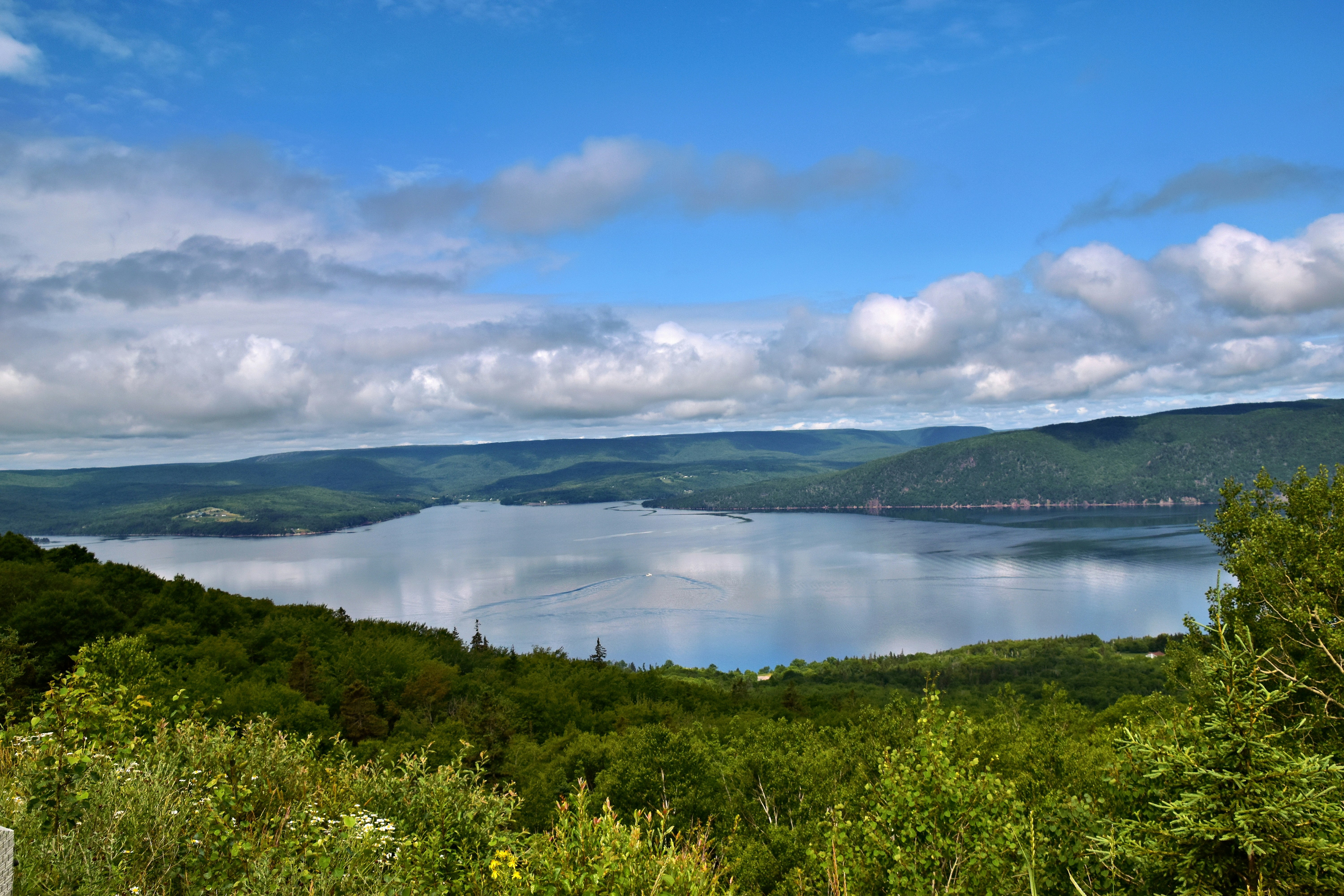 Verdant Rim, Silent Lake: A Distant Mountain's Mirror