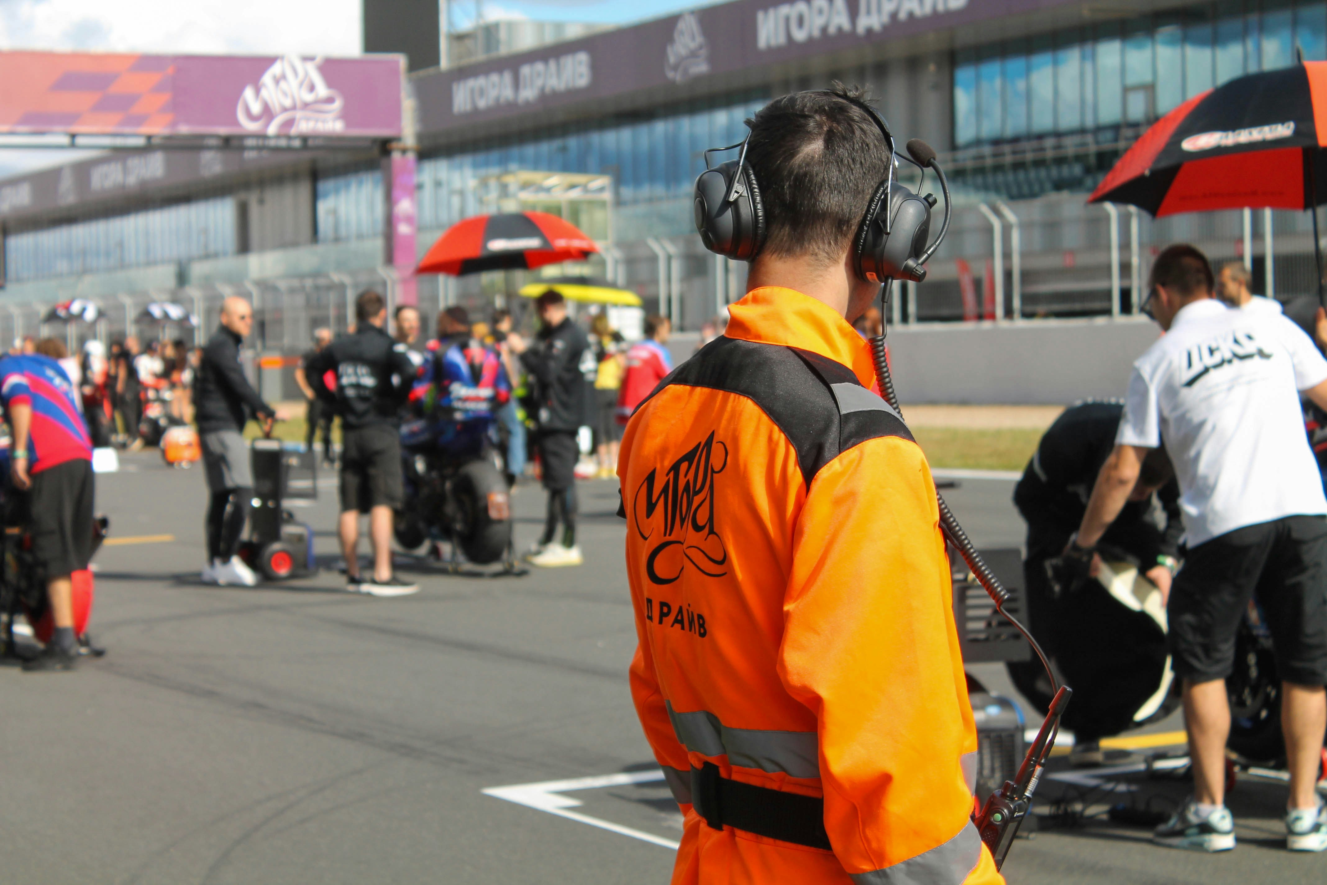 Race Day Preparations: A Behind-the-Scenes Glimpse