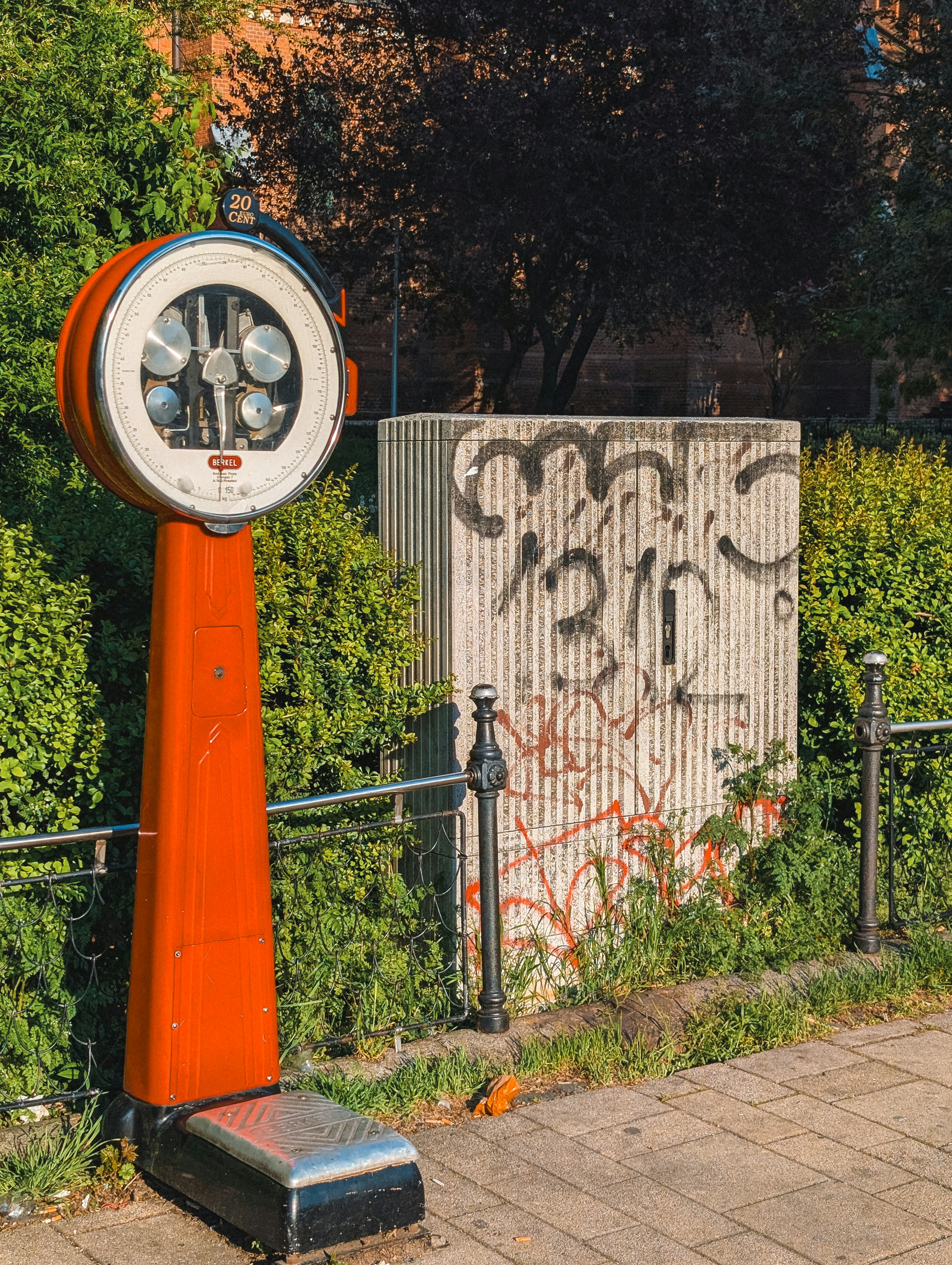 The Timekeeper's Stand: A Retro Encounter with Urban Life