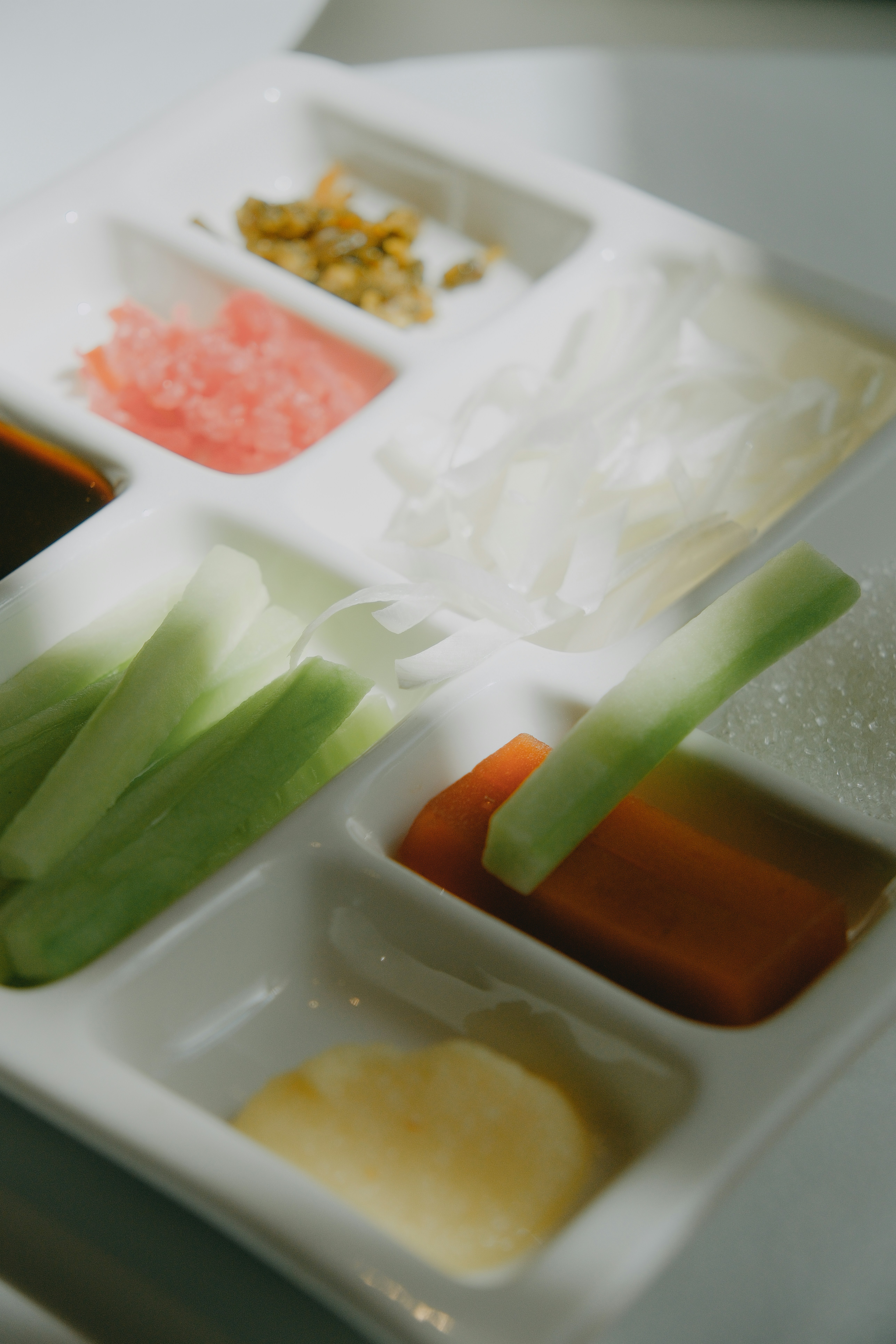 豆汁 | Platter of assorted ingredients for cooking