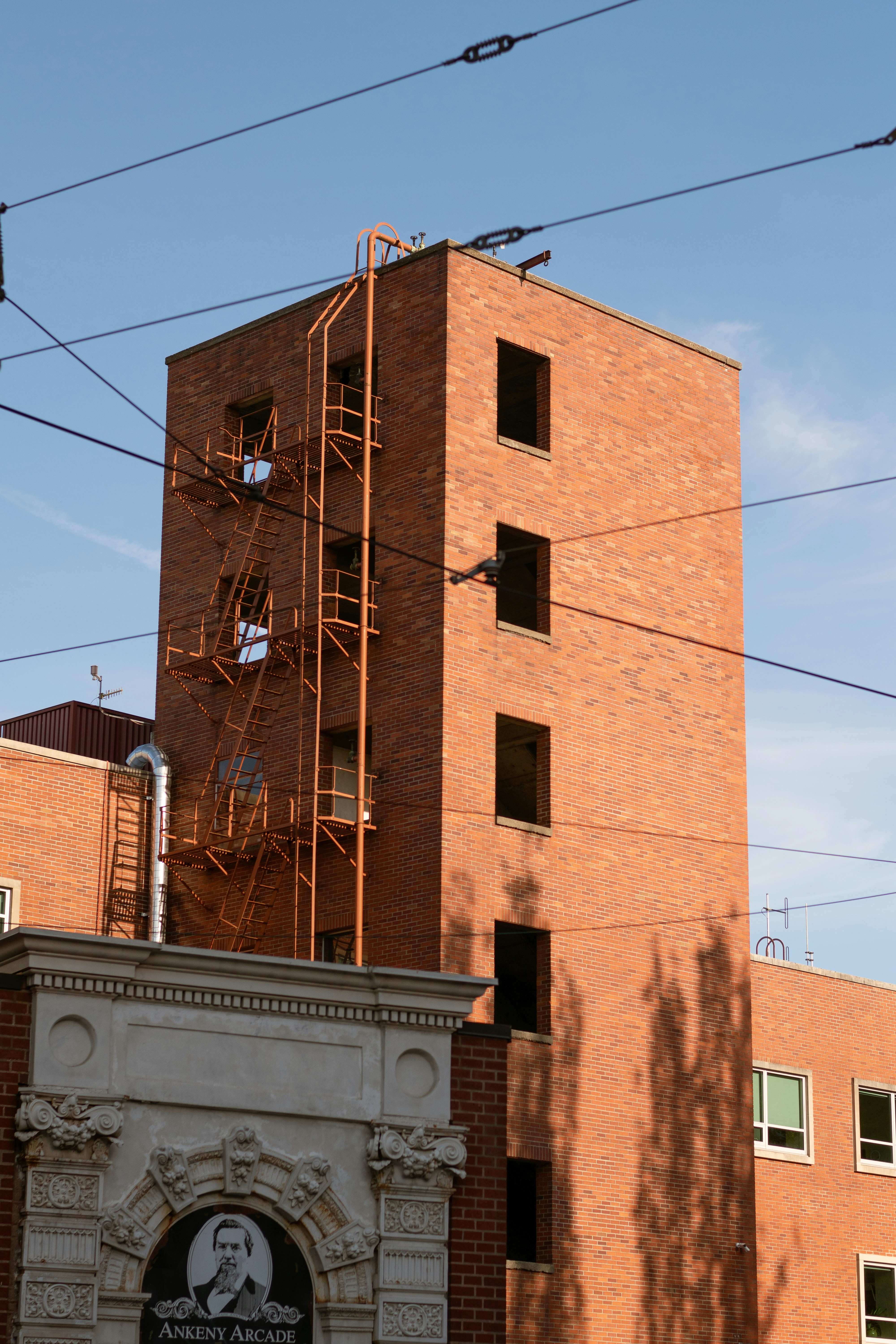 Urban Layers: A Study in Architectural Contrast