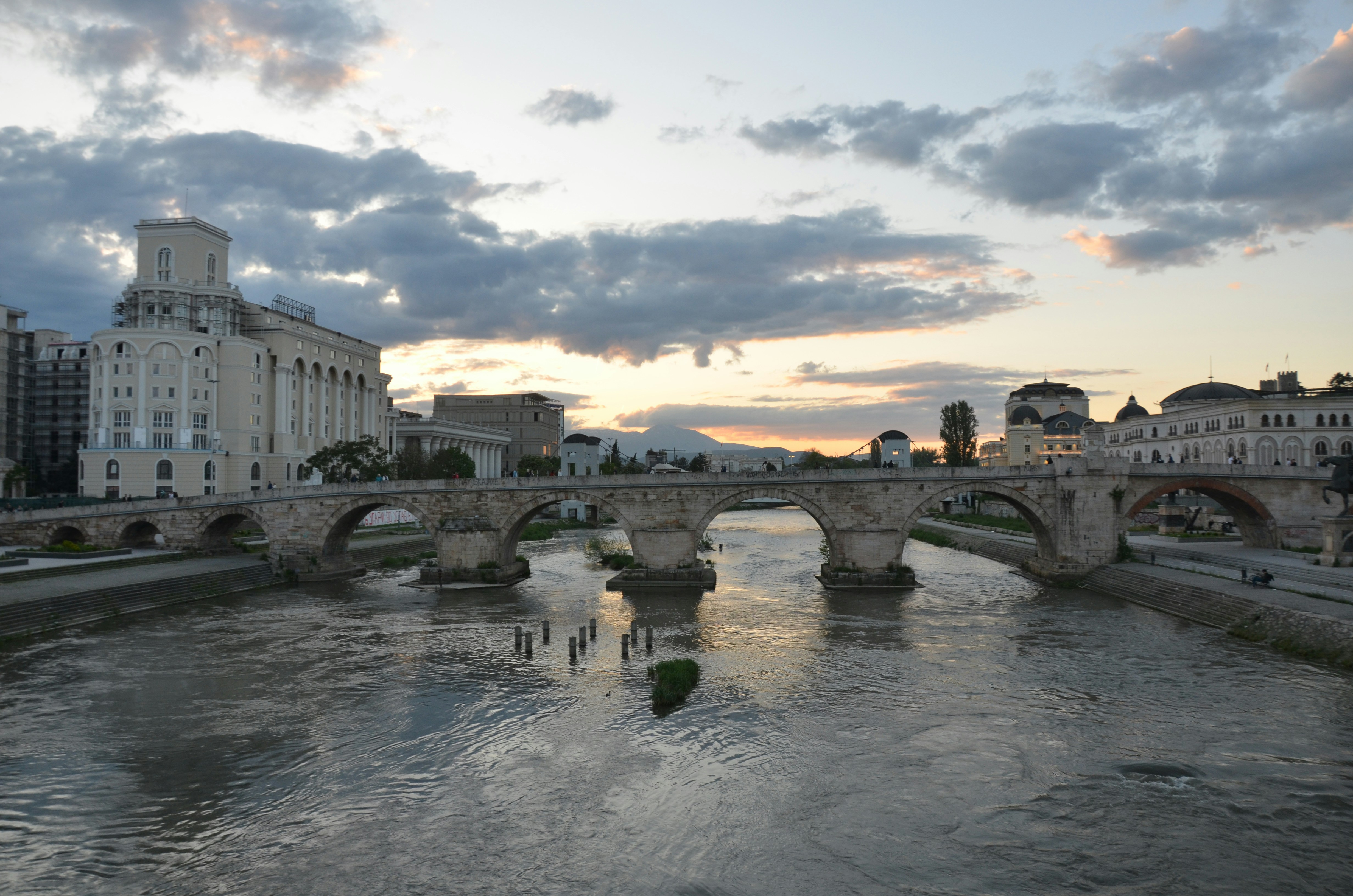 Bridging History and Modernity at Dusk