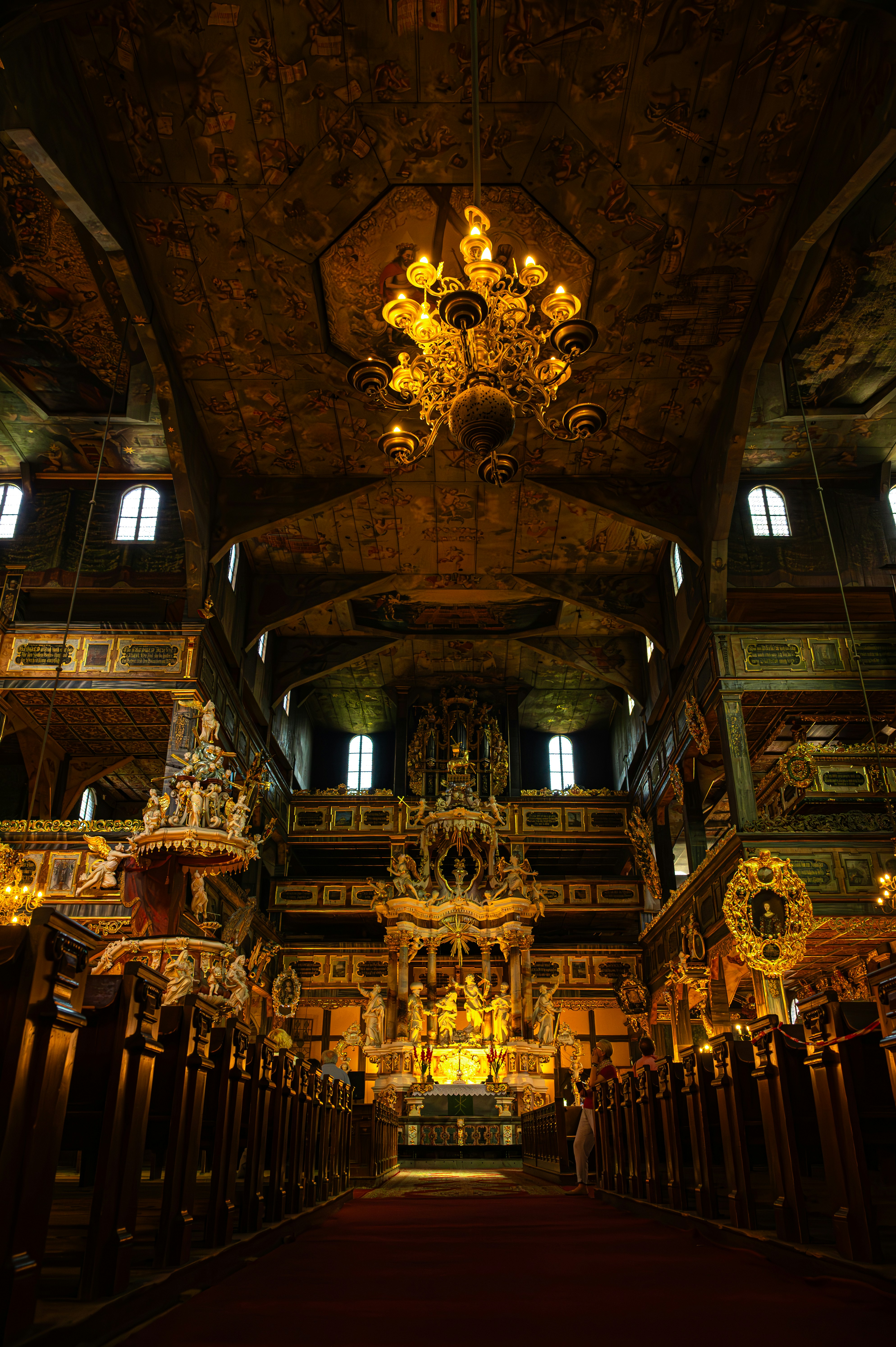 Gilded Aisle: Illumination Converges on the Altar