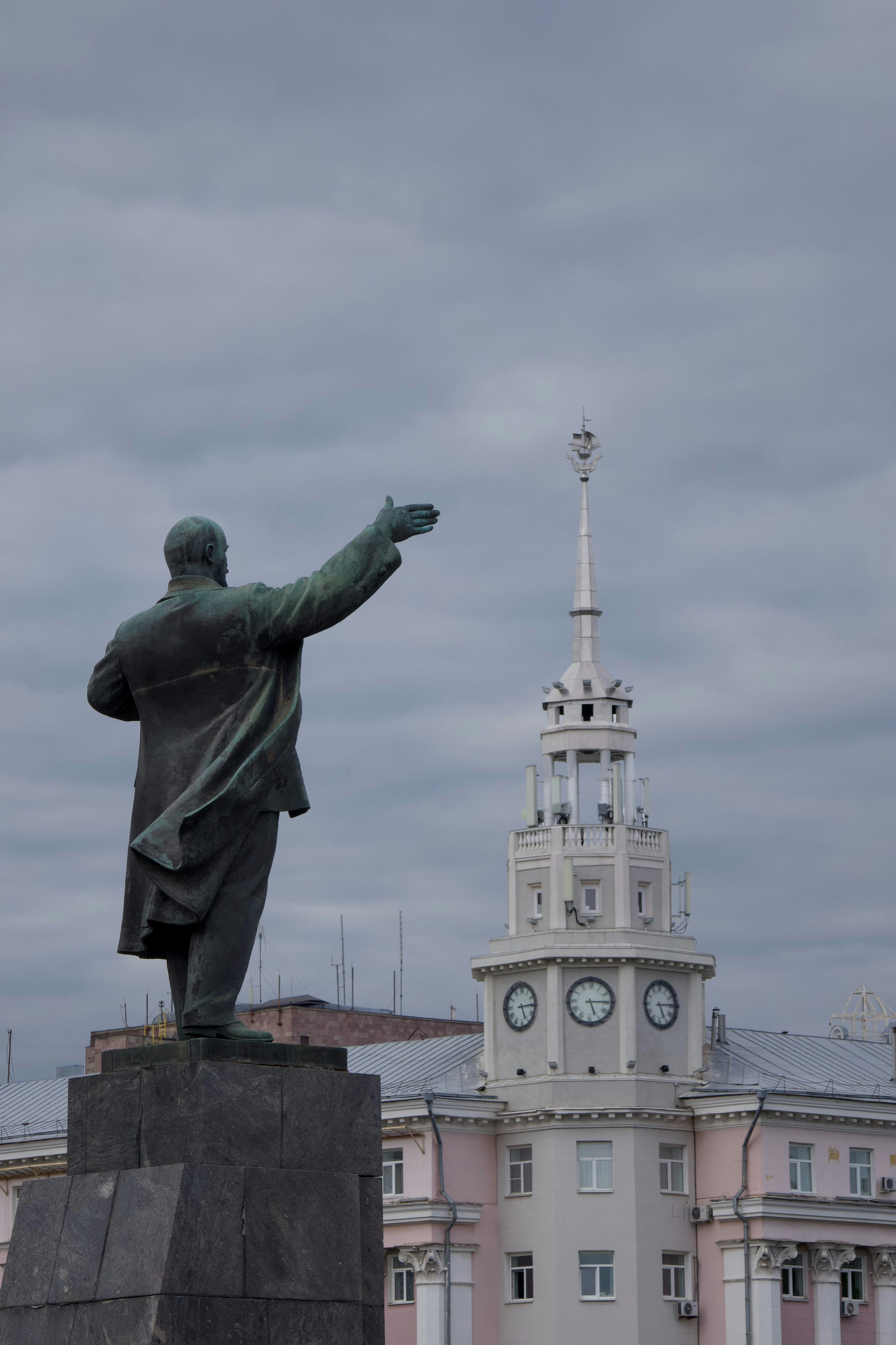 Echoes of History: A Silent Gesture