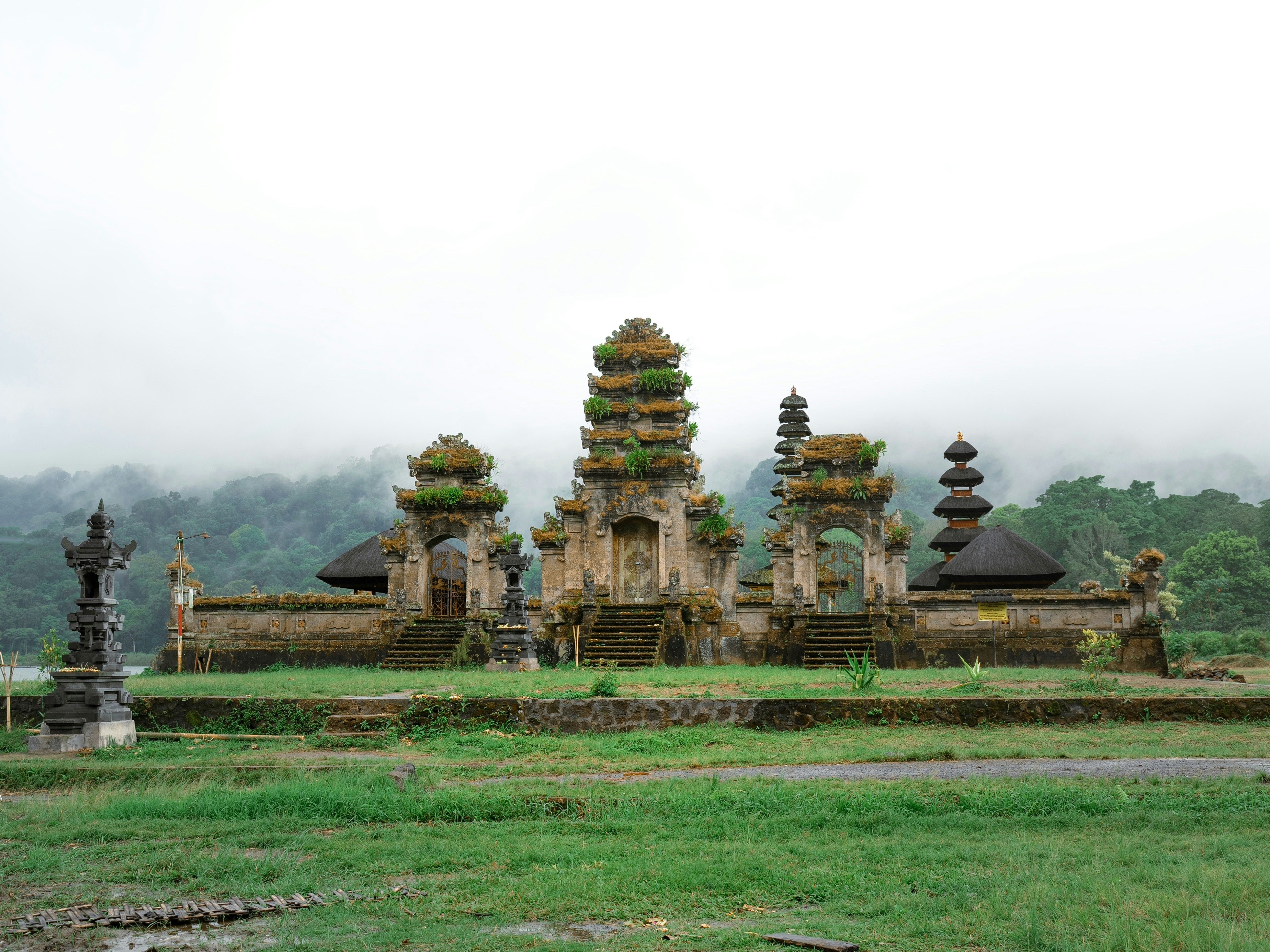 Ancient balinese temple ruins with mossy stone structures photo – Free ...