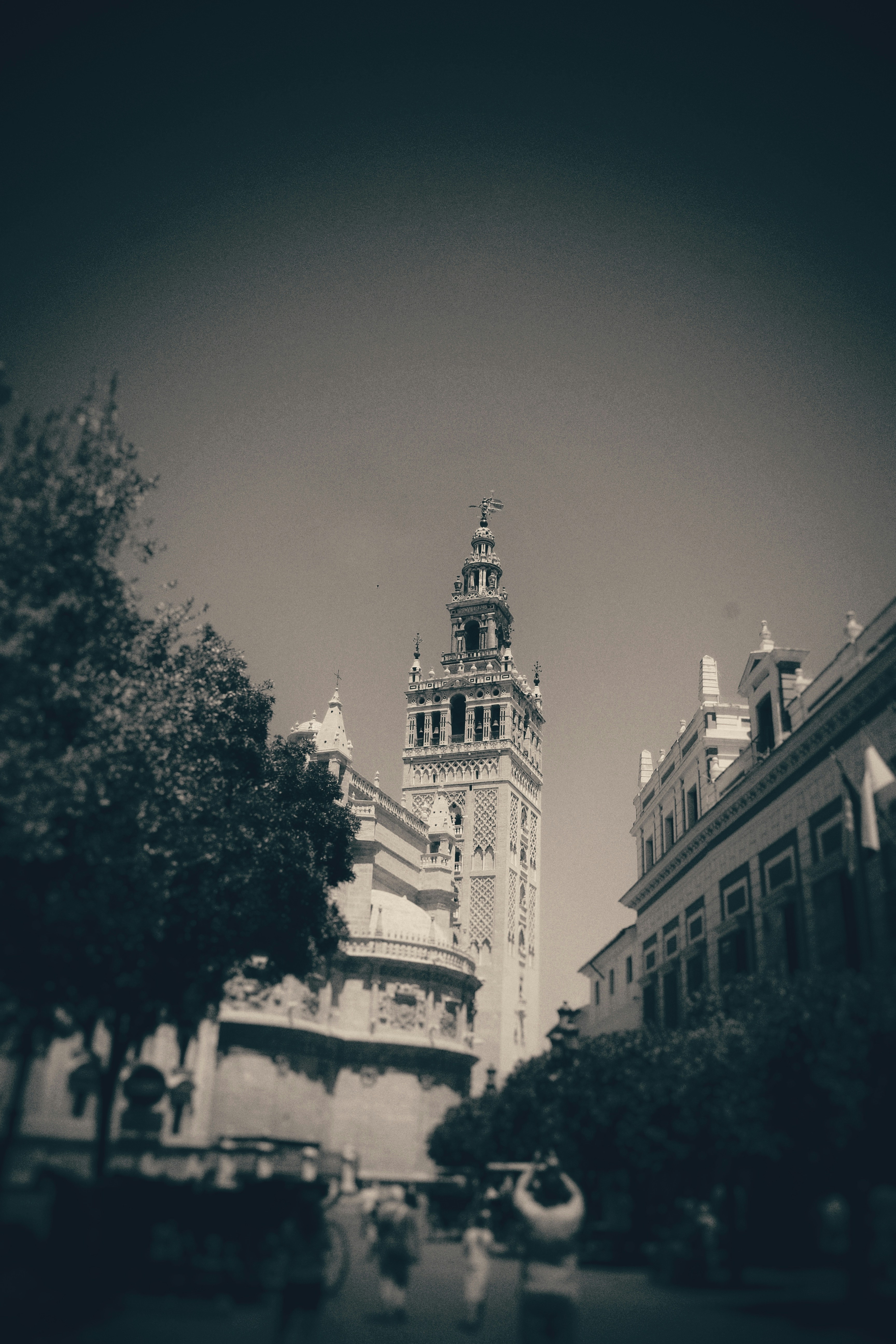 The Tower of Time: A Glimpse into Sevilla's Heritage