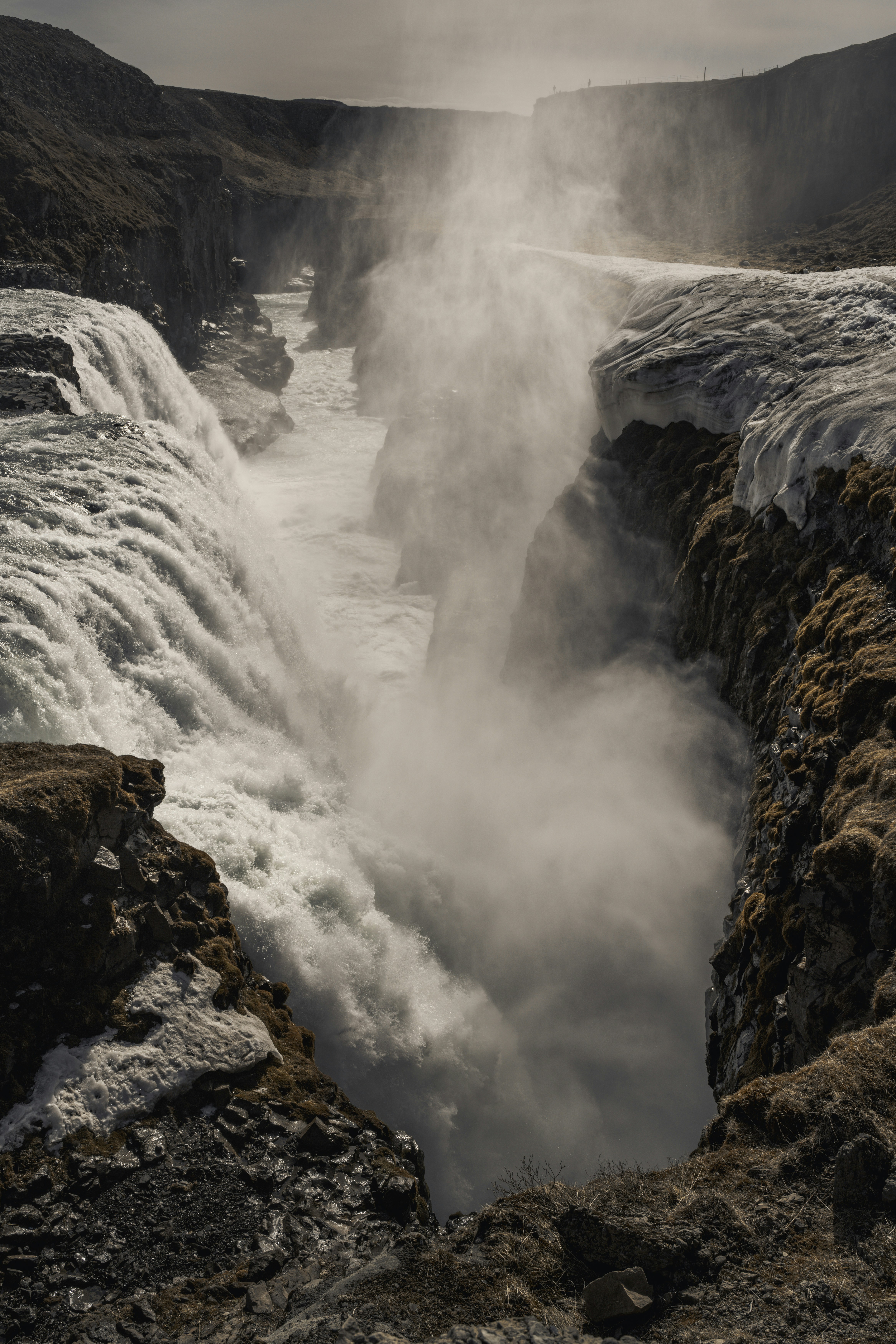 Veil of Mist Over the Abyss