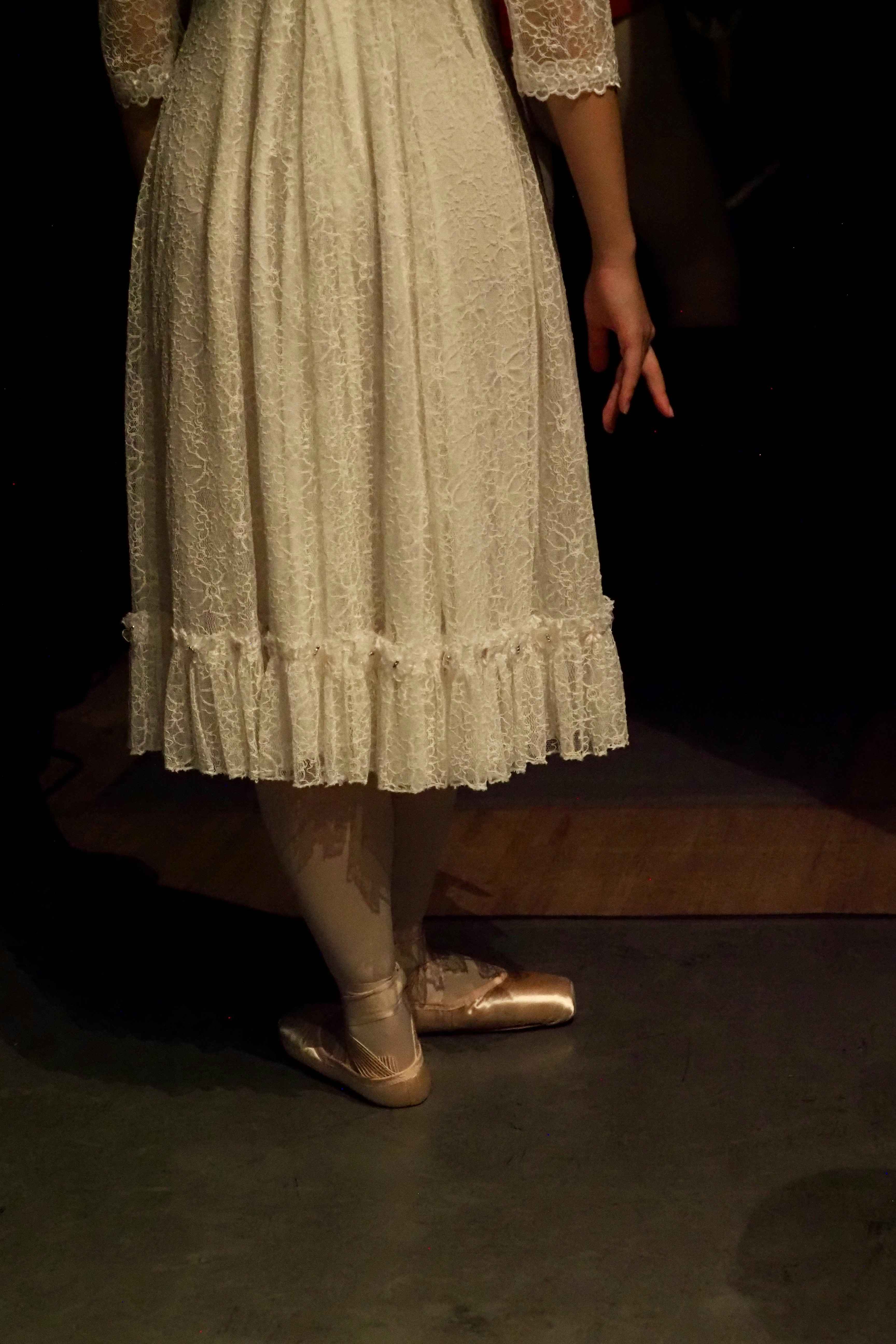 OLYMPUS DIGITAL CAMERA | Ballerina in white dress and pink pointe shoes