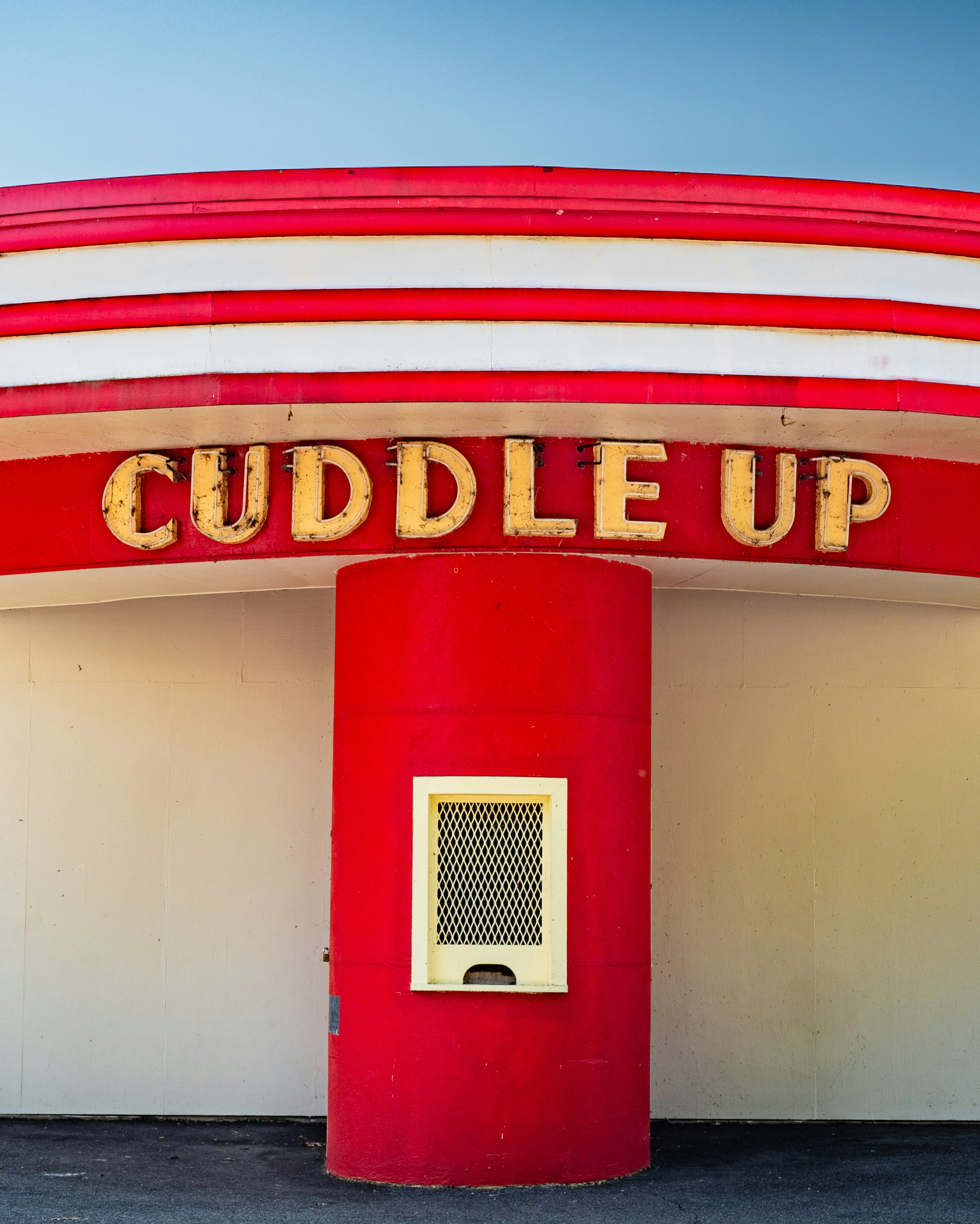 A Nostalgic Embrace of Retro Charm