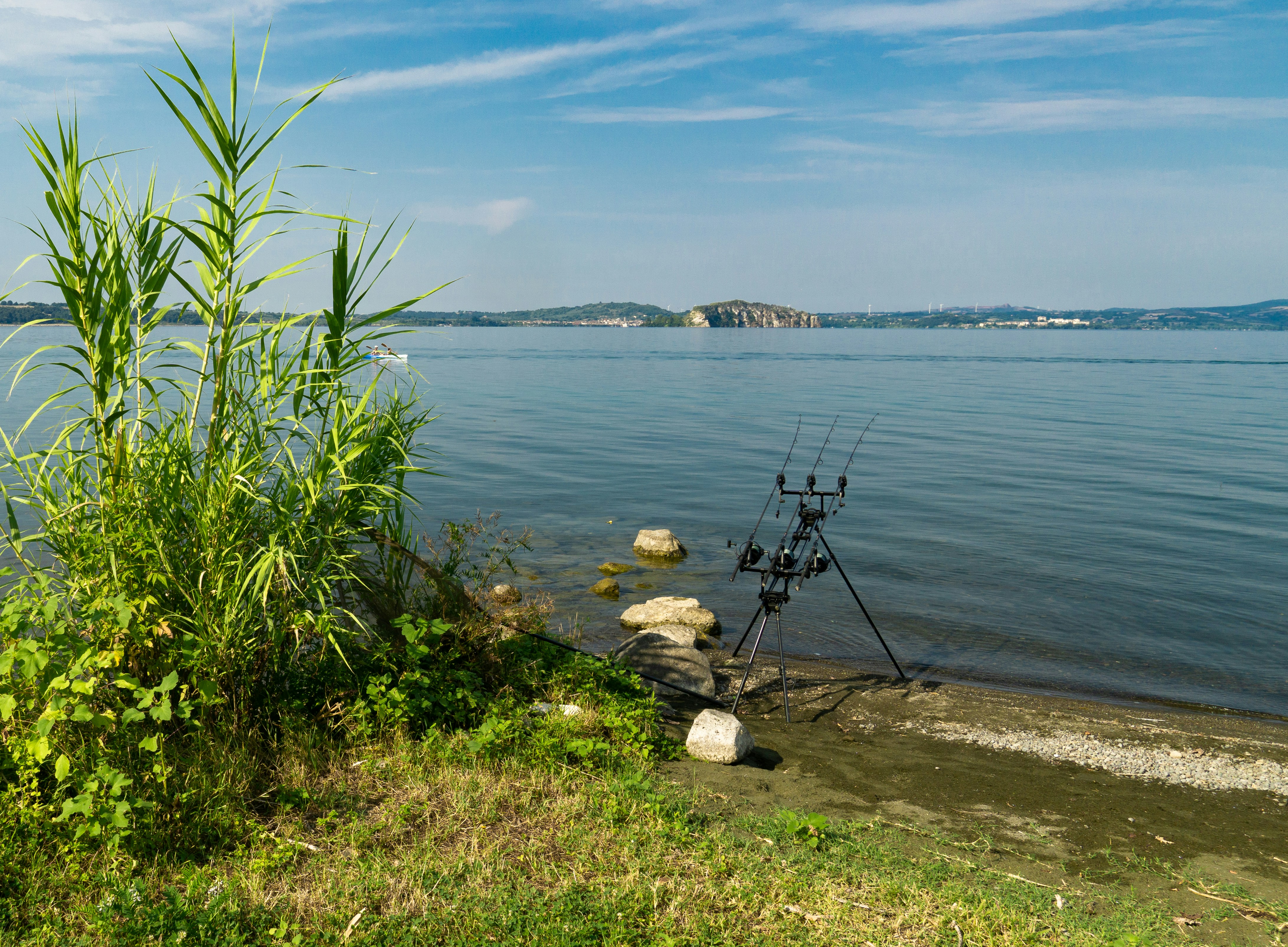 Edge of Stillness: A Coastal Field Rig by the Lakefront