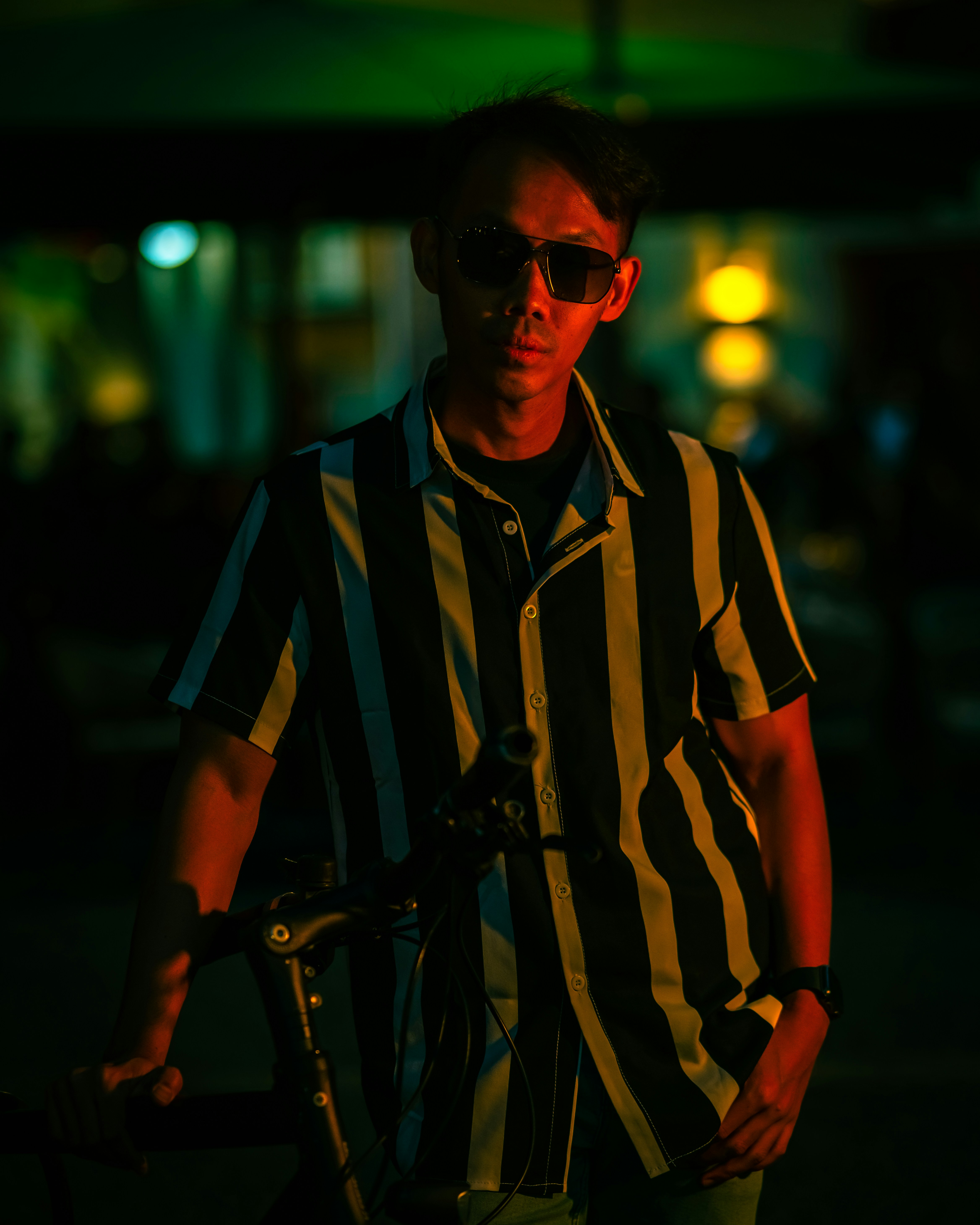 Urban Cool: A Nighttime Encounter