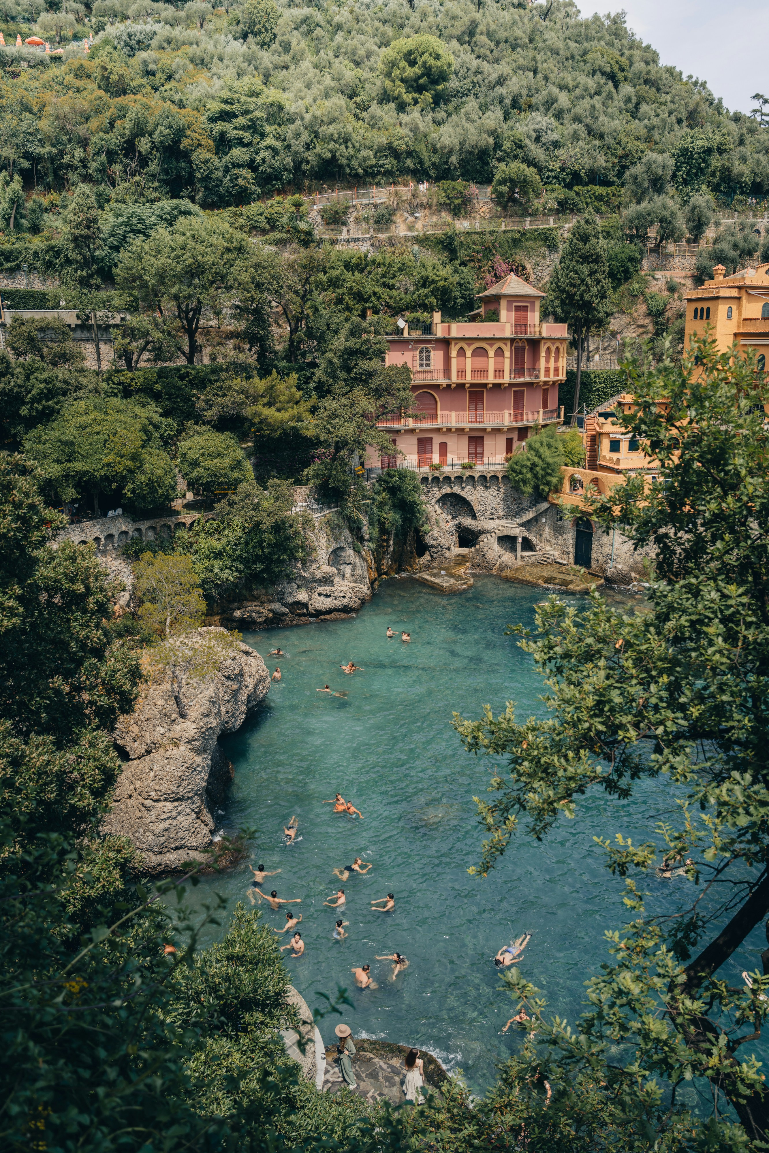 Hidden Oasis: A Serene Retreat by the Water