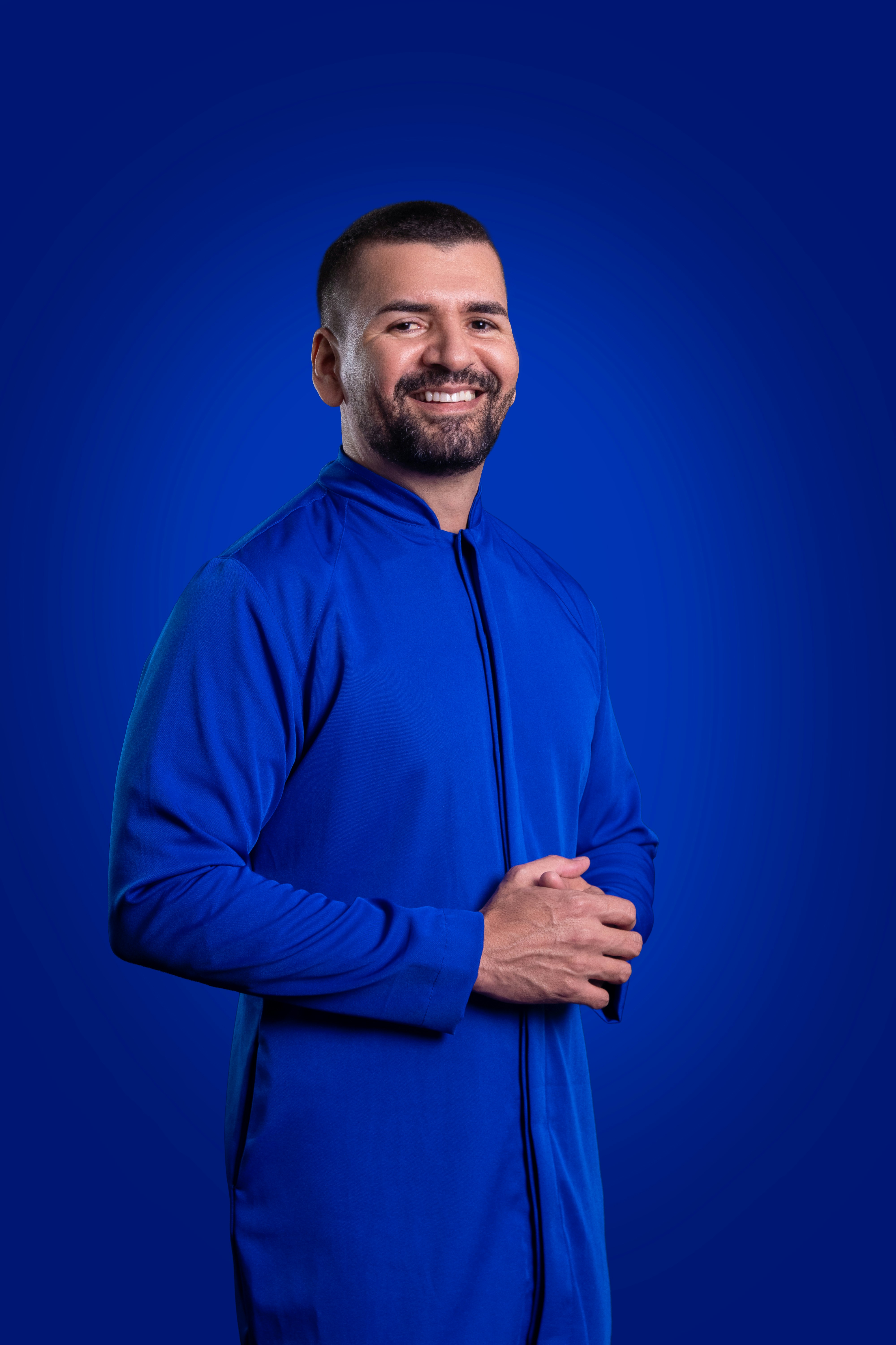 Azure Presence: A Studio Portrait in Saturated Blues