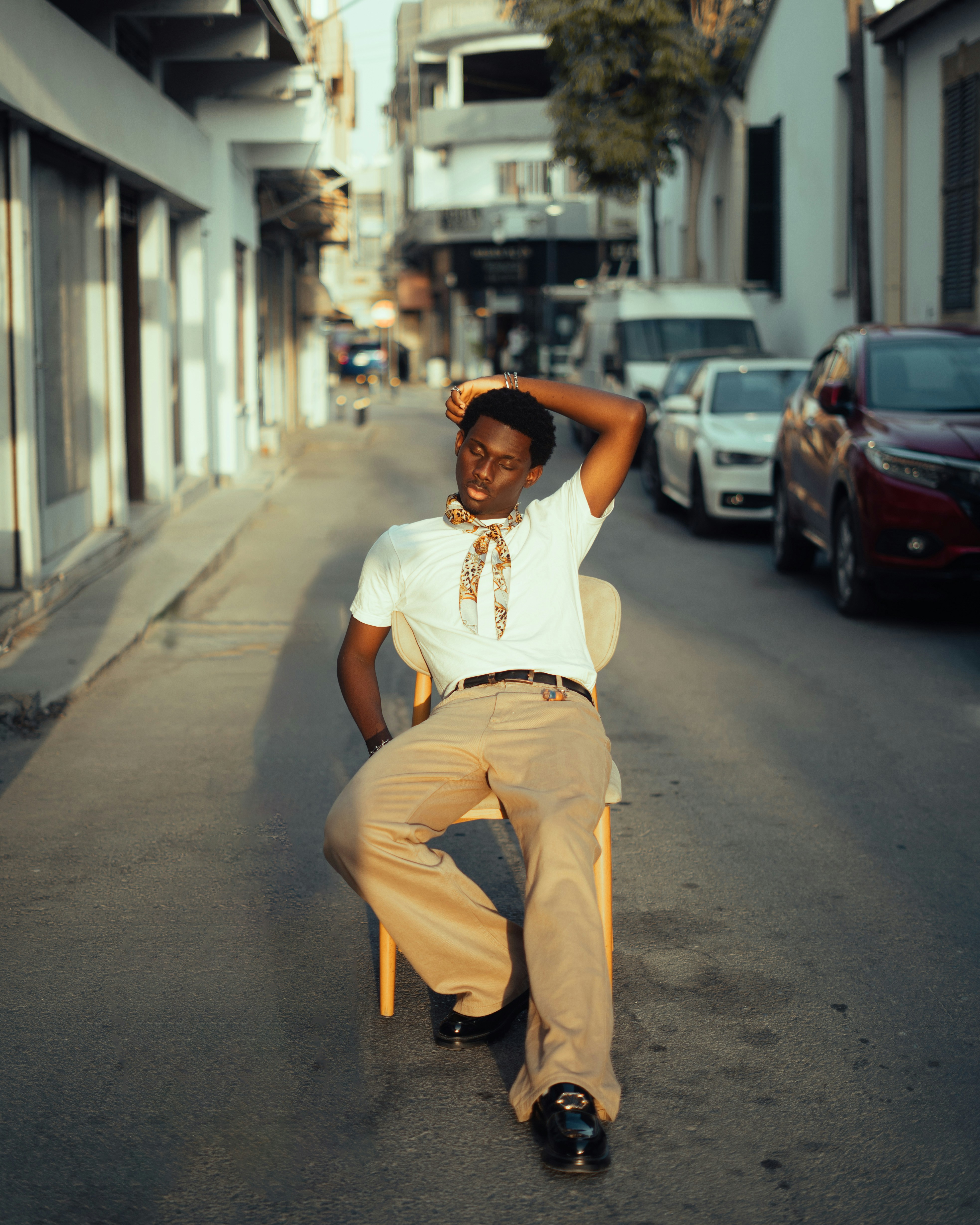 Midstreet Recliner: A Dapper Moment on an Urban Runway