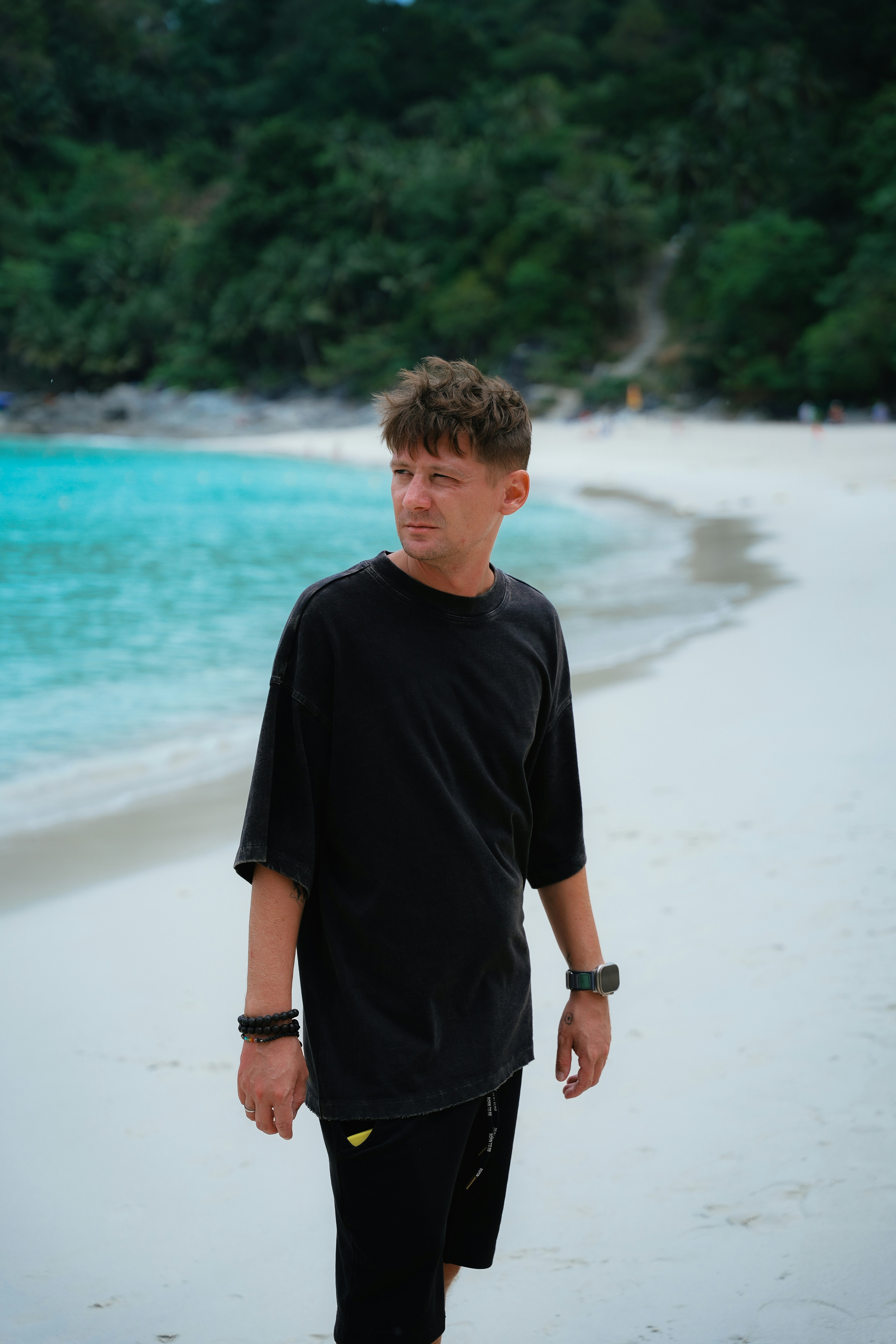 Beyond the Shoreline: A Quiet Moment in Turquoise Water