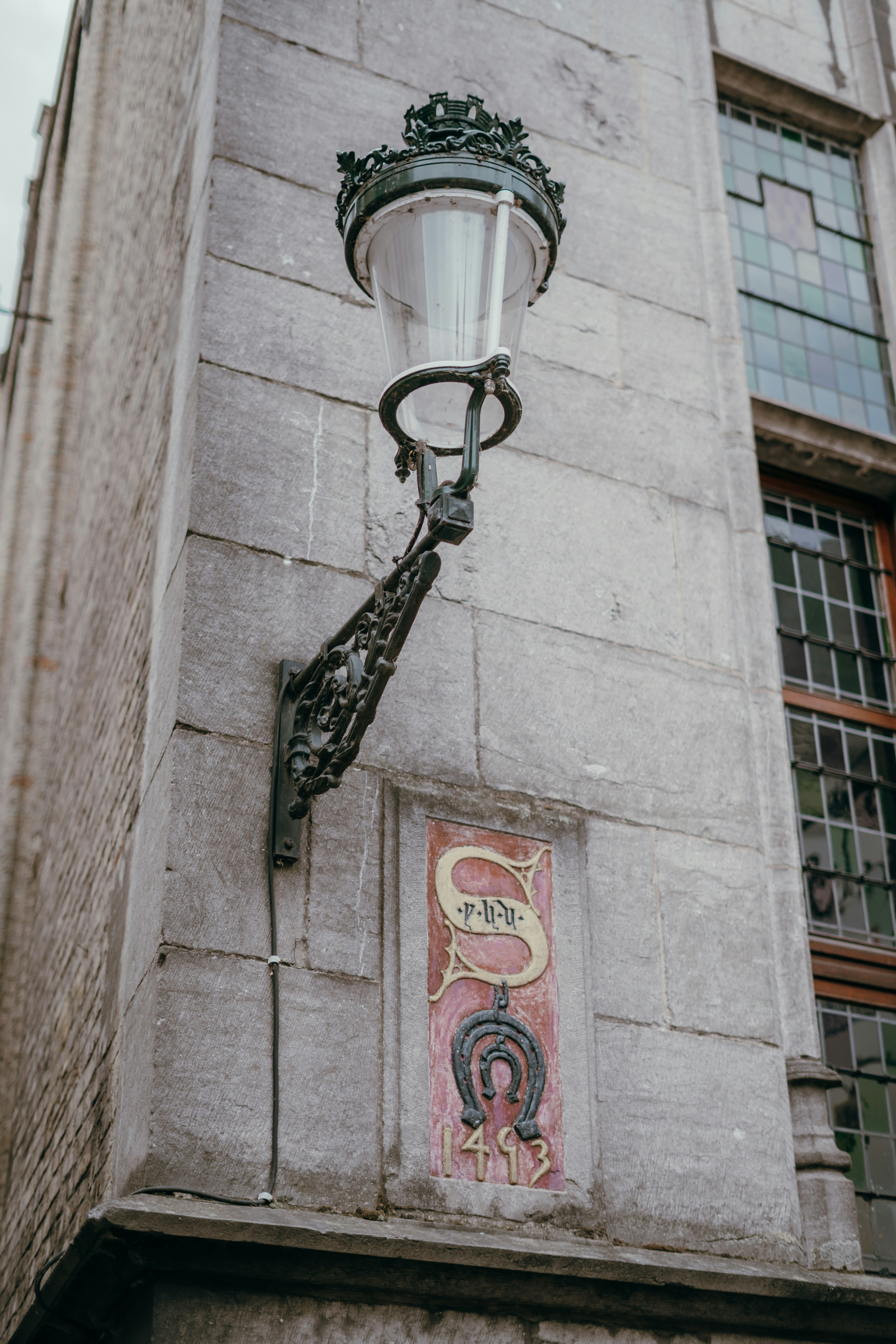 Illuminated History: A Glimpse of Architectural Elegance