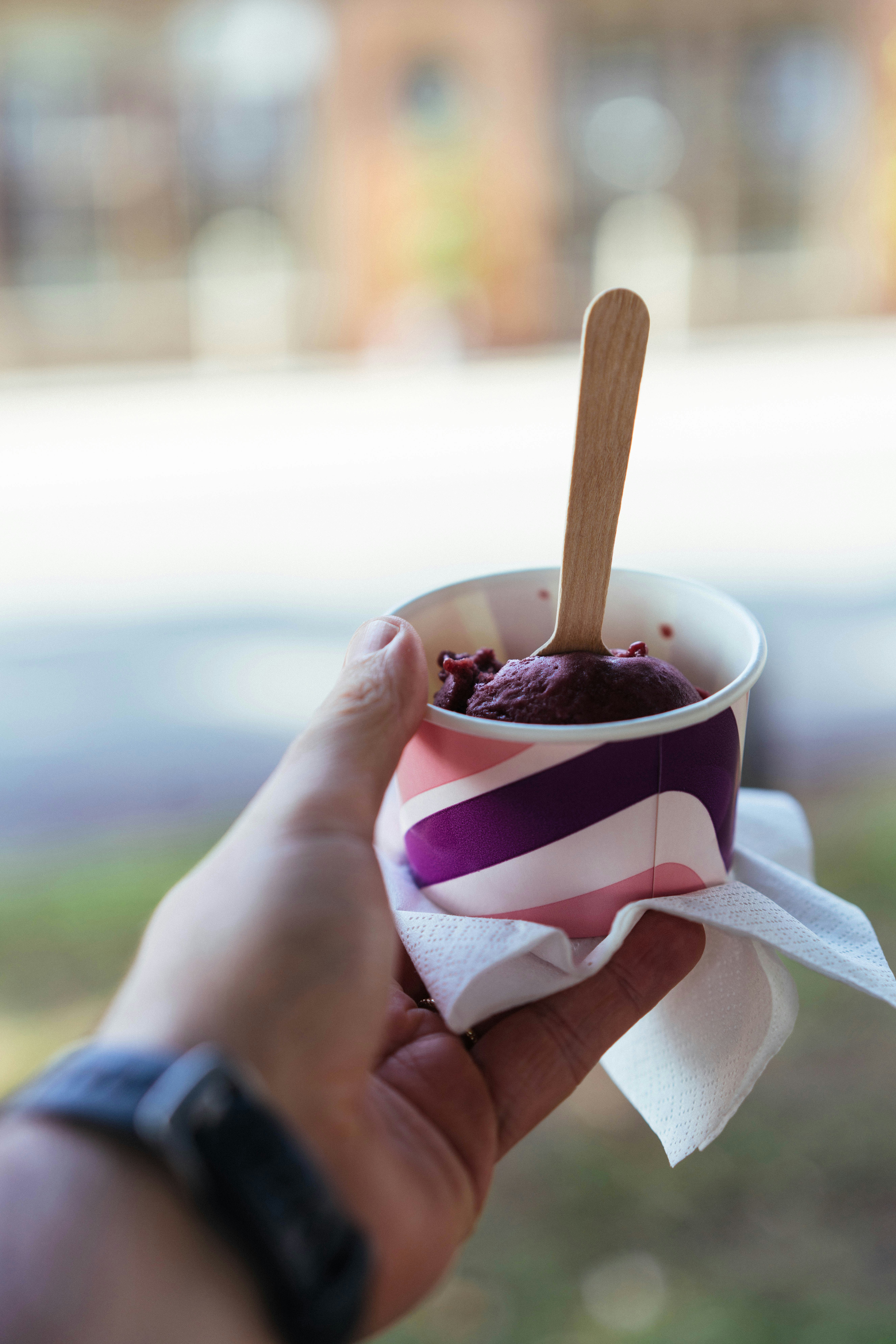 A Taste of Summer: Berry Bliss in Hand