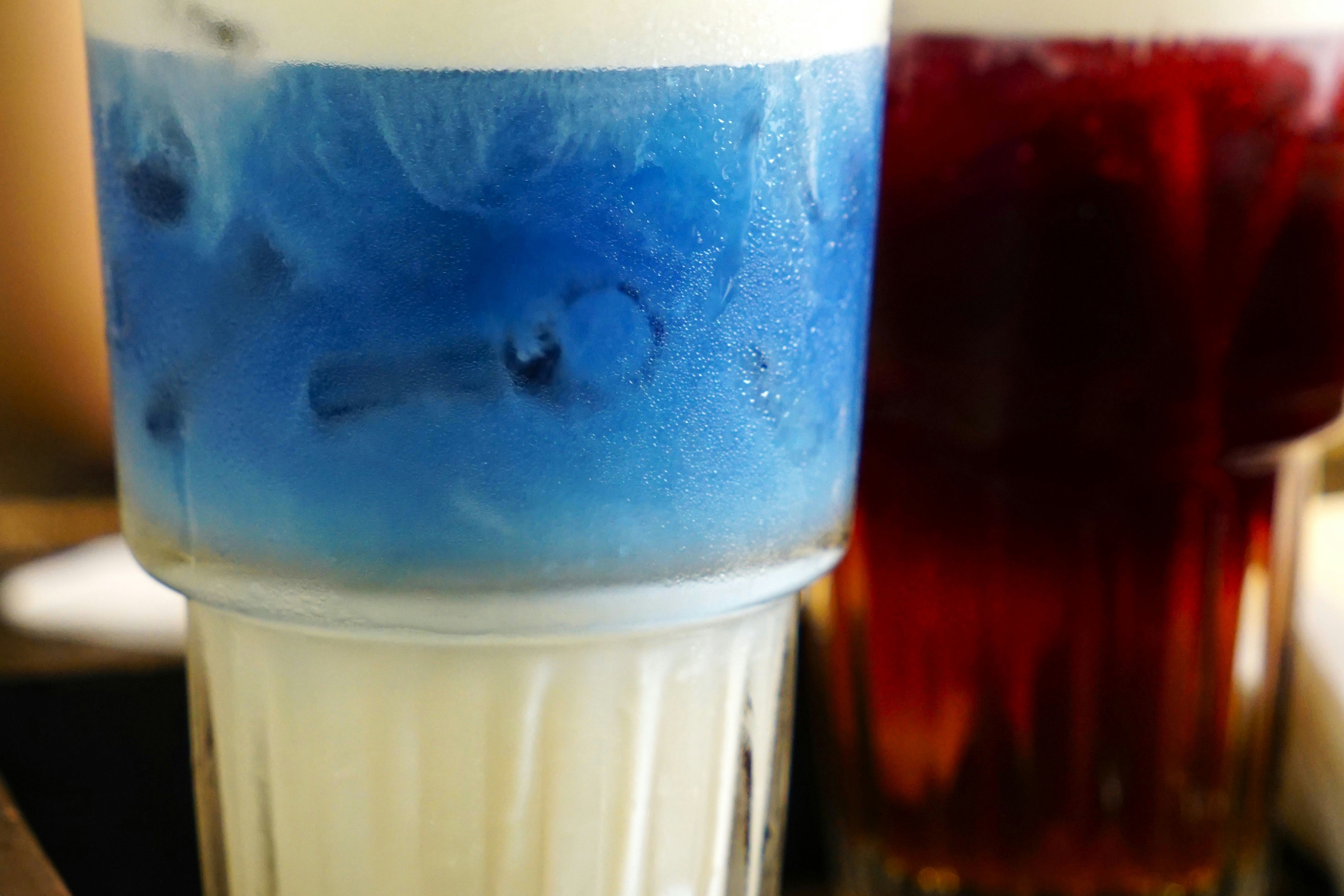 A Refreshing Contrast: Layers of Flavor