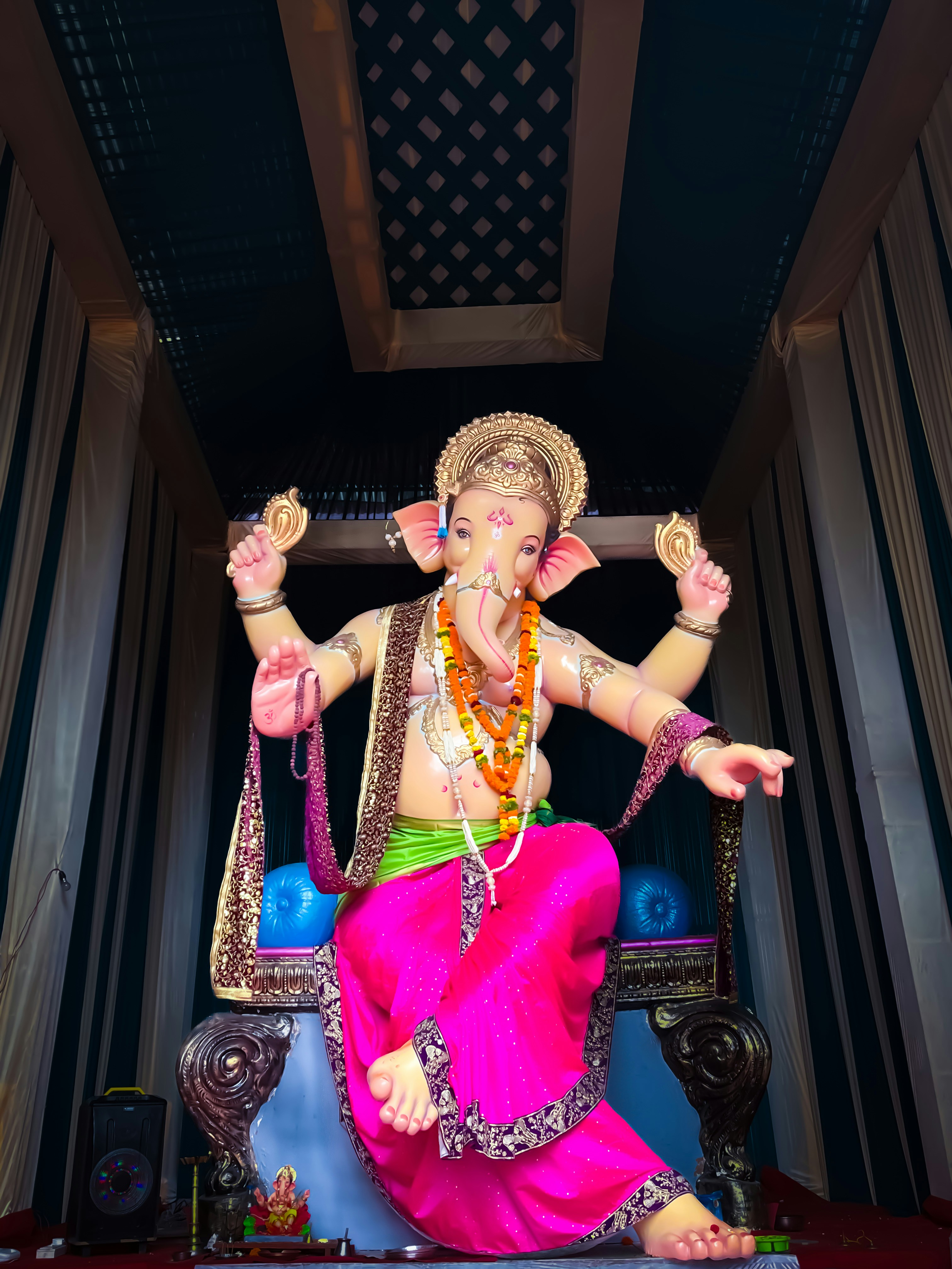 Divine Presence in Vibrant Splendor