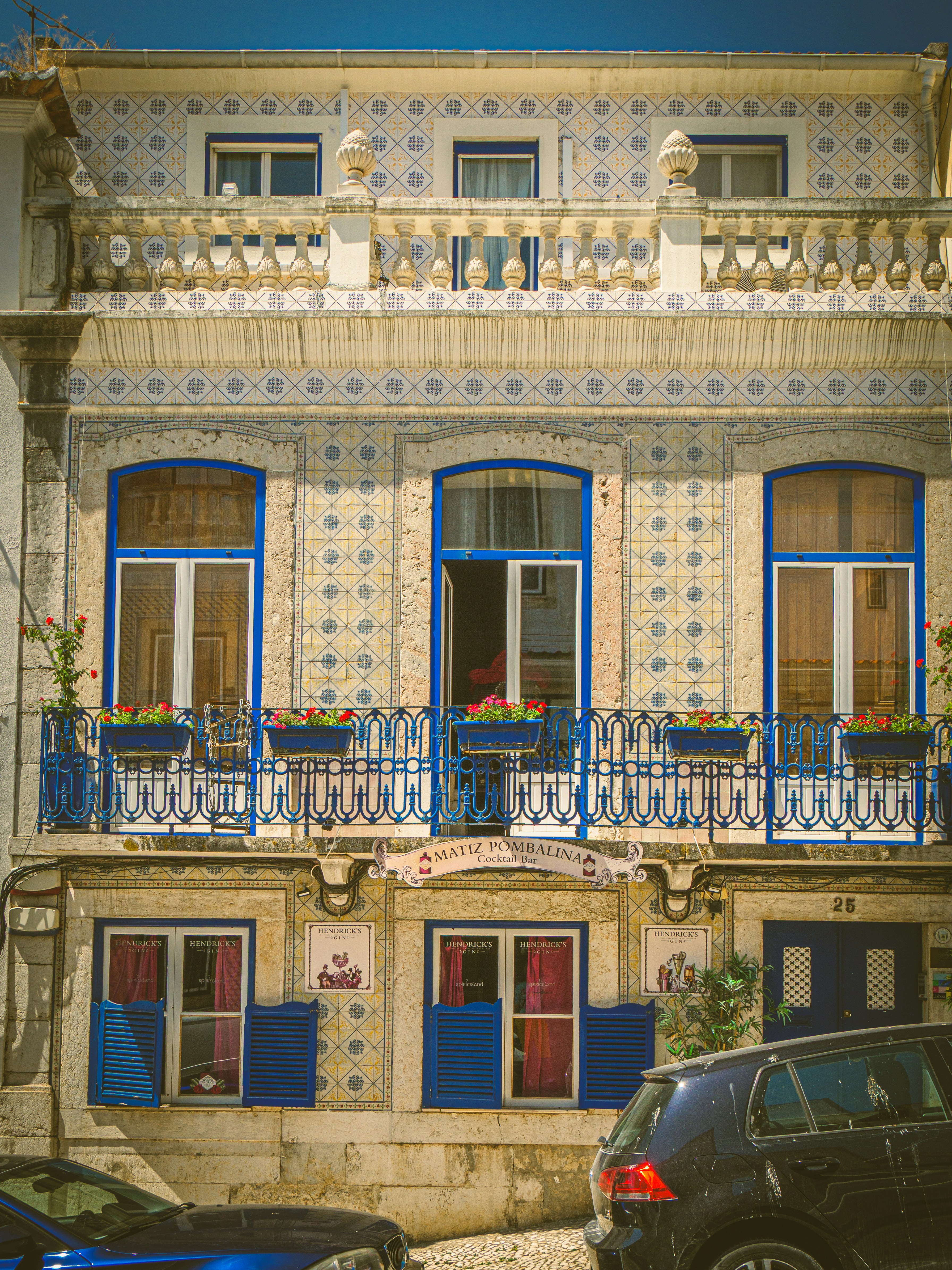 A Mosaic of Blue and White: Architectural Elegance