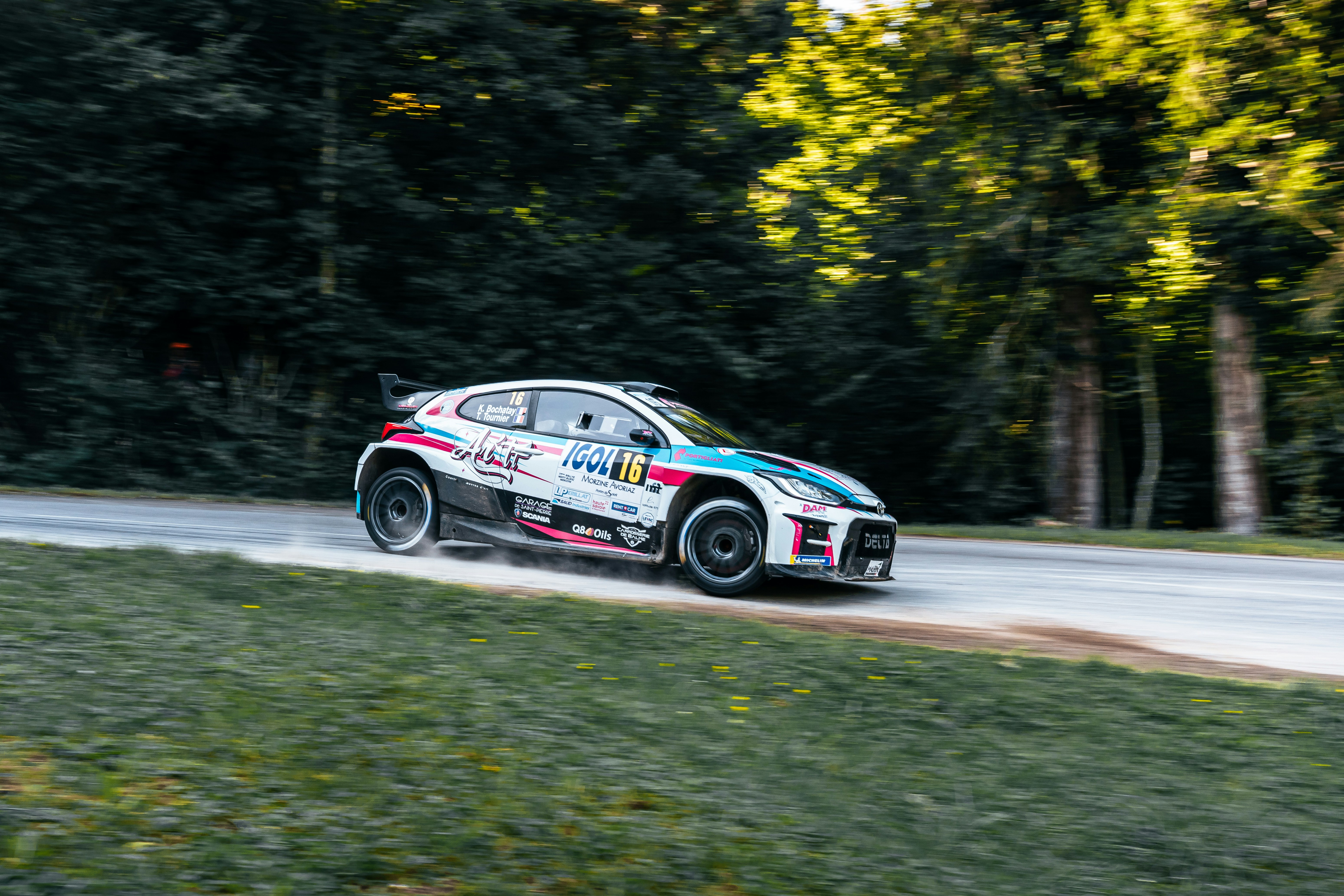 Rally Rush: The Art of Speed and Precision