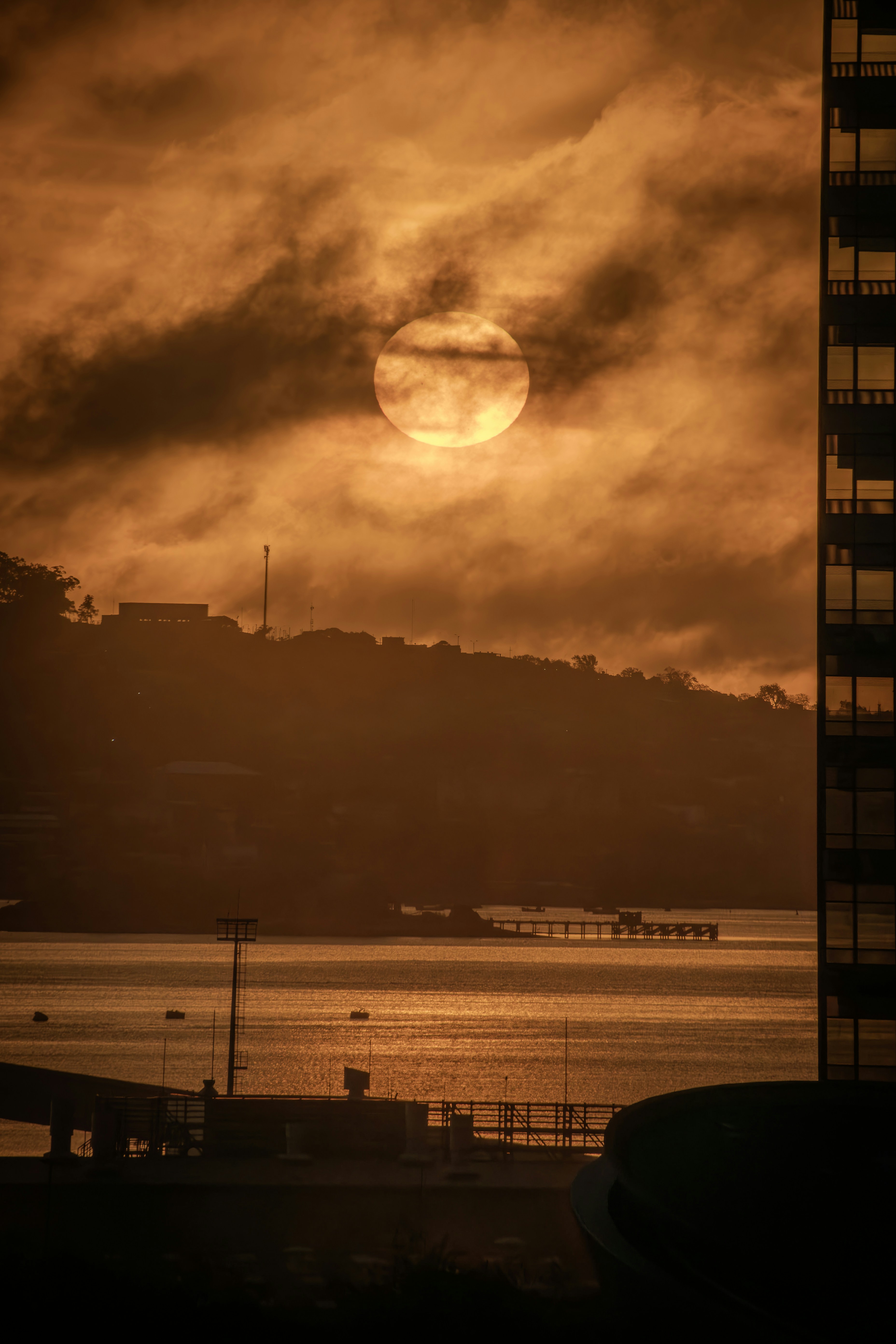 Eclipsed Glow: A Serene Evening Horizon