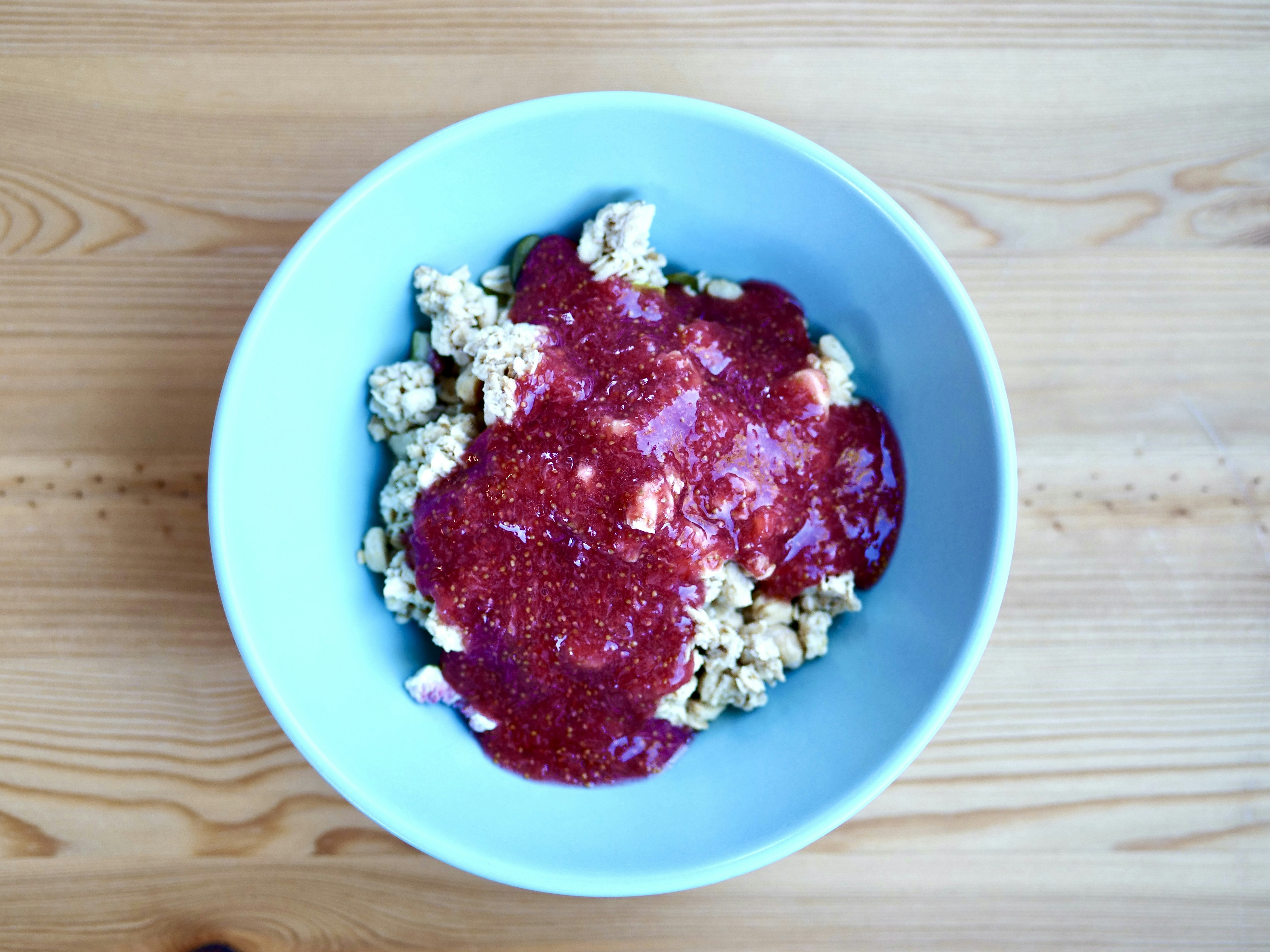 A Harmony of Textures: Granola Meets Berry Bliss