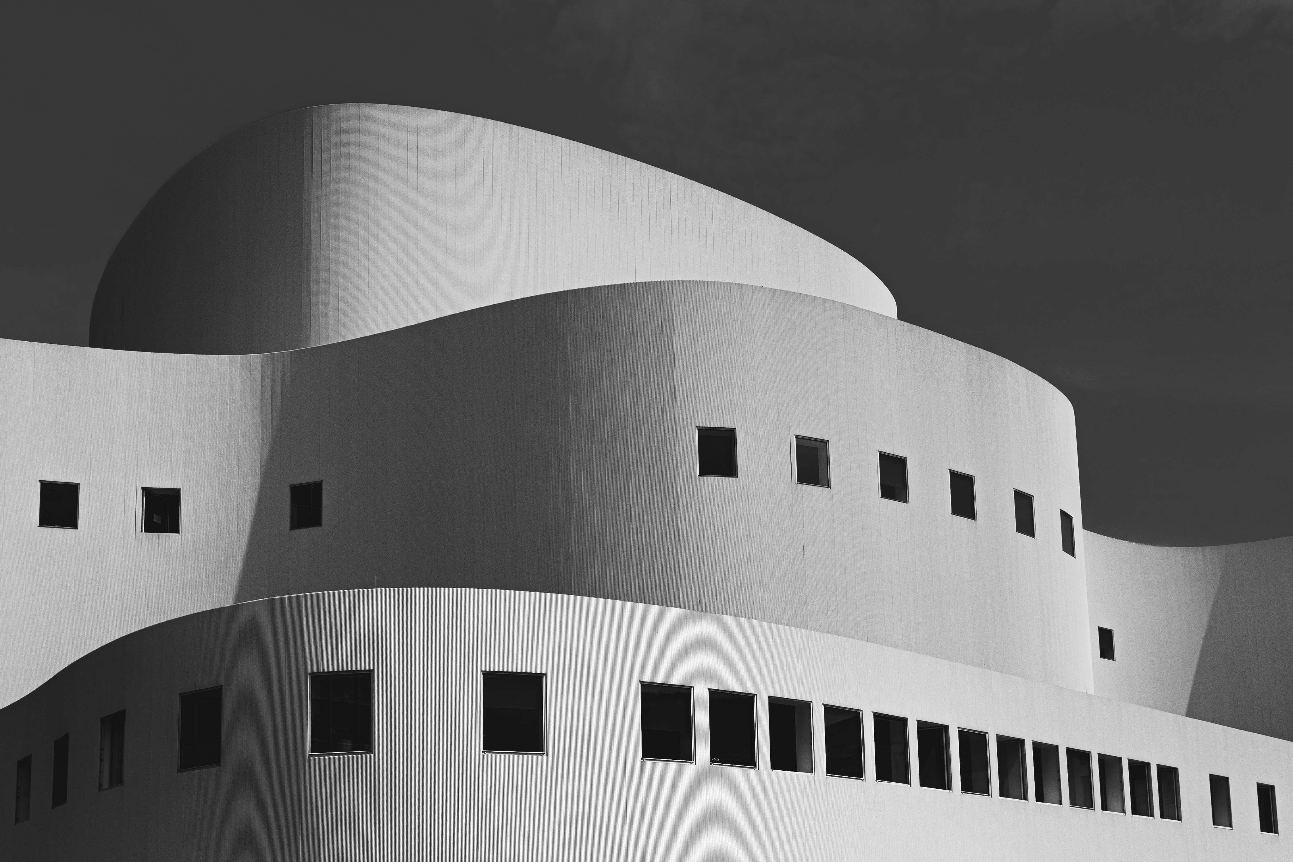 Curves of Modernity: A Study in Architectural Elegance