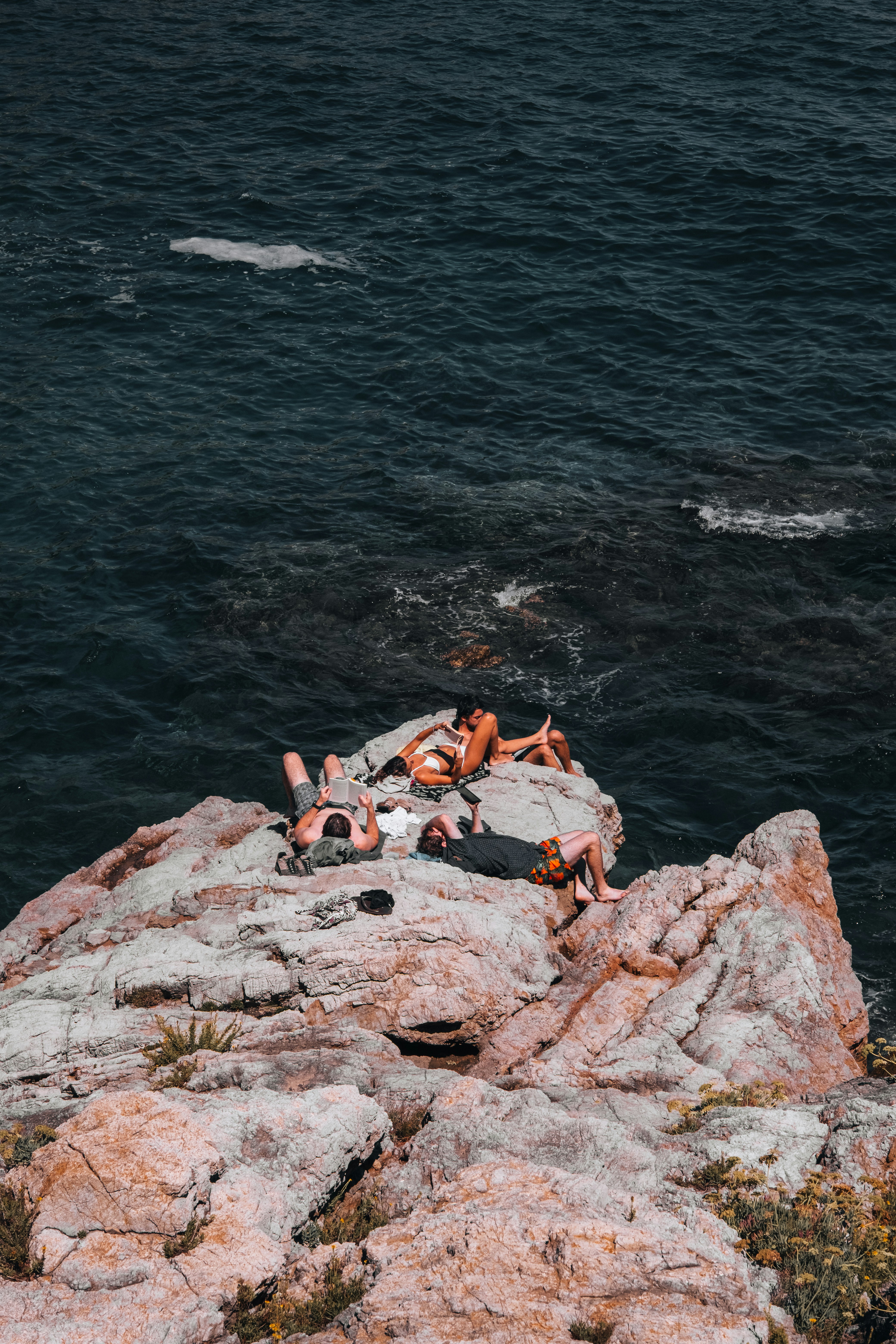 Serenity on the Rocks: A Coastal Retreat