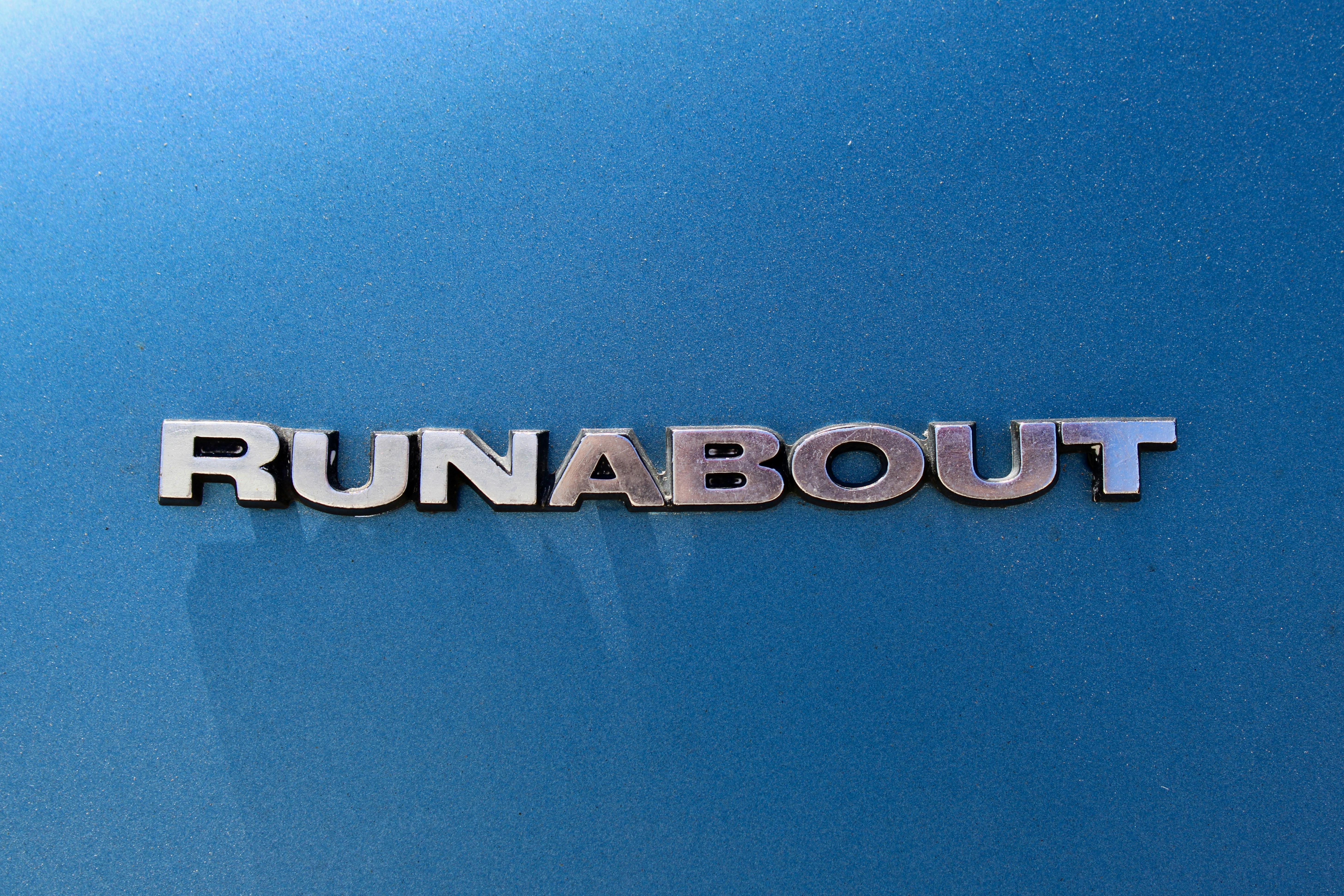 The Essence of Mobility: RUNABOUT Emblem