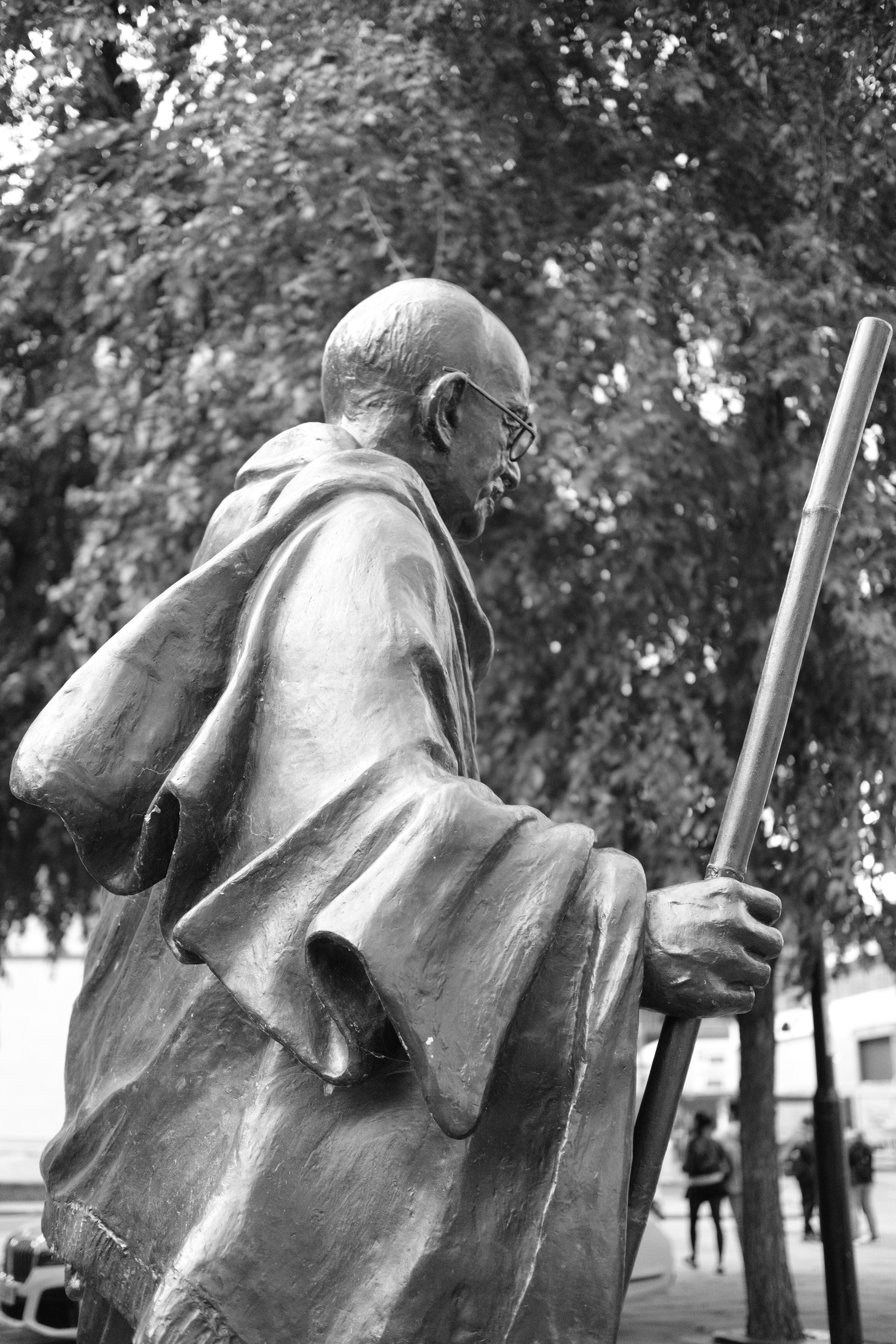 Silent Reflection: A Tribute in Bronze