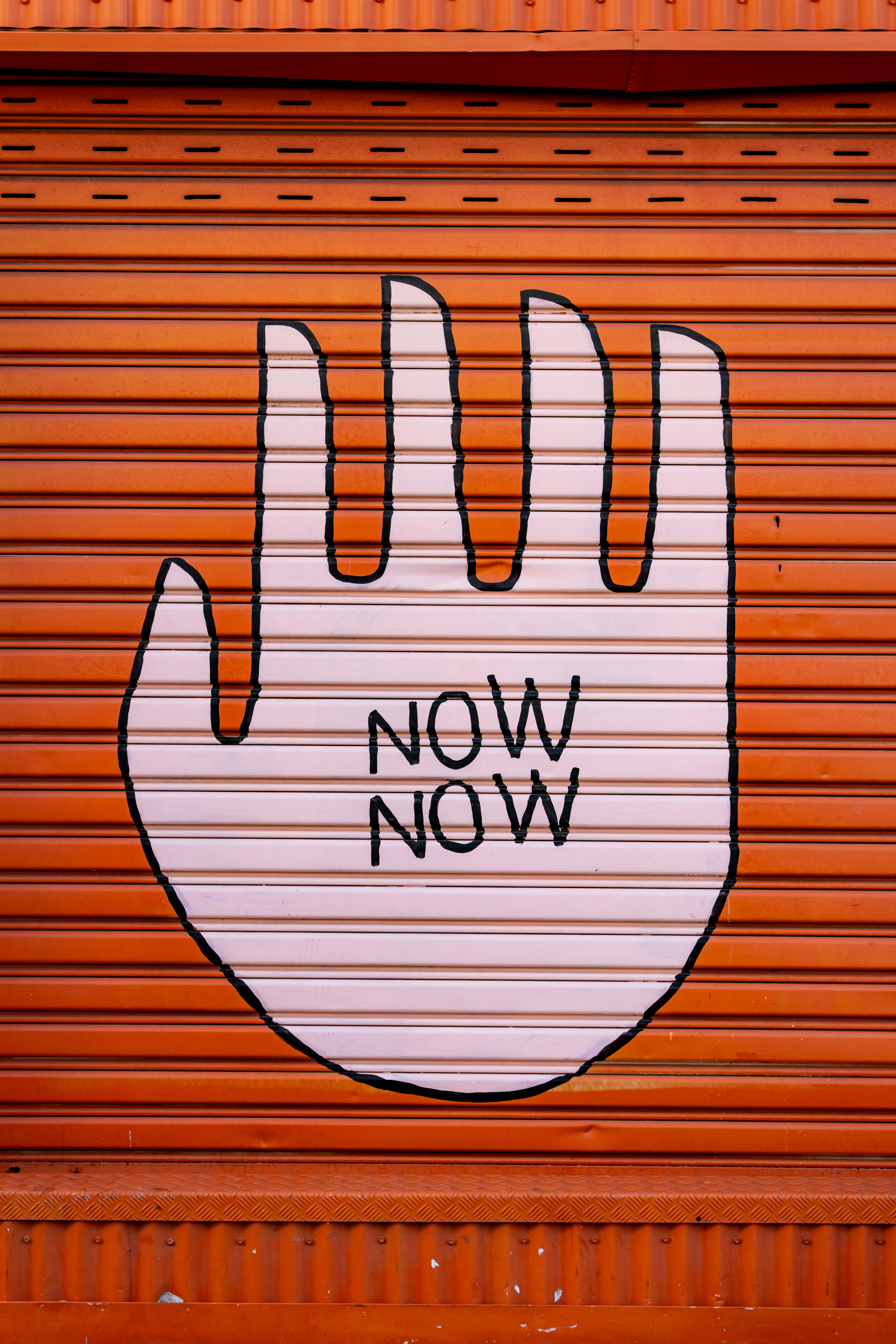 A Call to the Present: The Now Hand